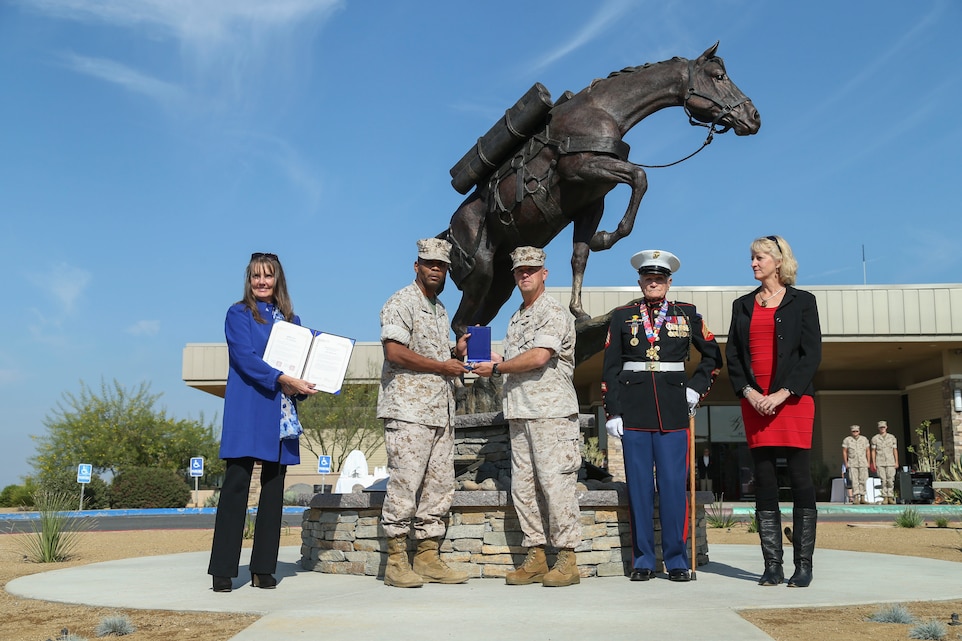 Camp Pendleton unveils Staff Sgt Reckless monument > U.S. Marine Corps ...