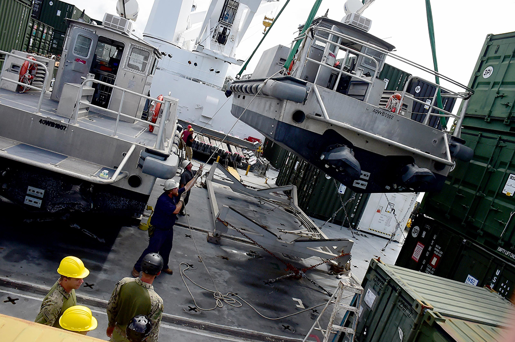 U.S. Navy Ship Pililaau Arrives in Vanuatu for KOA MOANA 16-4 ...