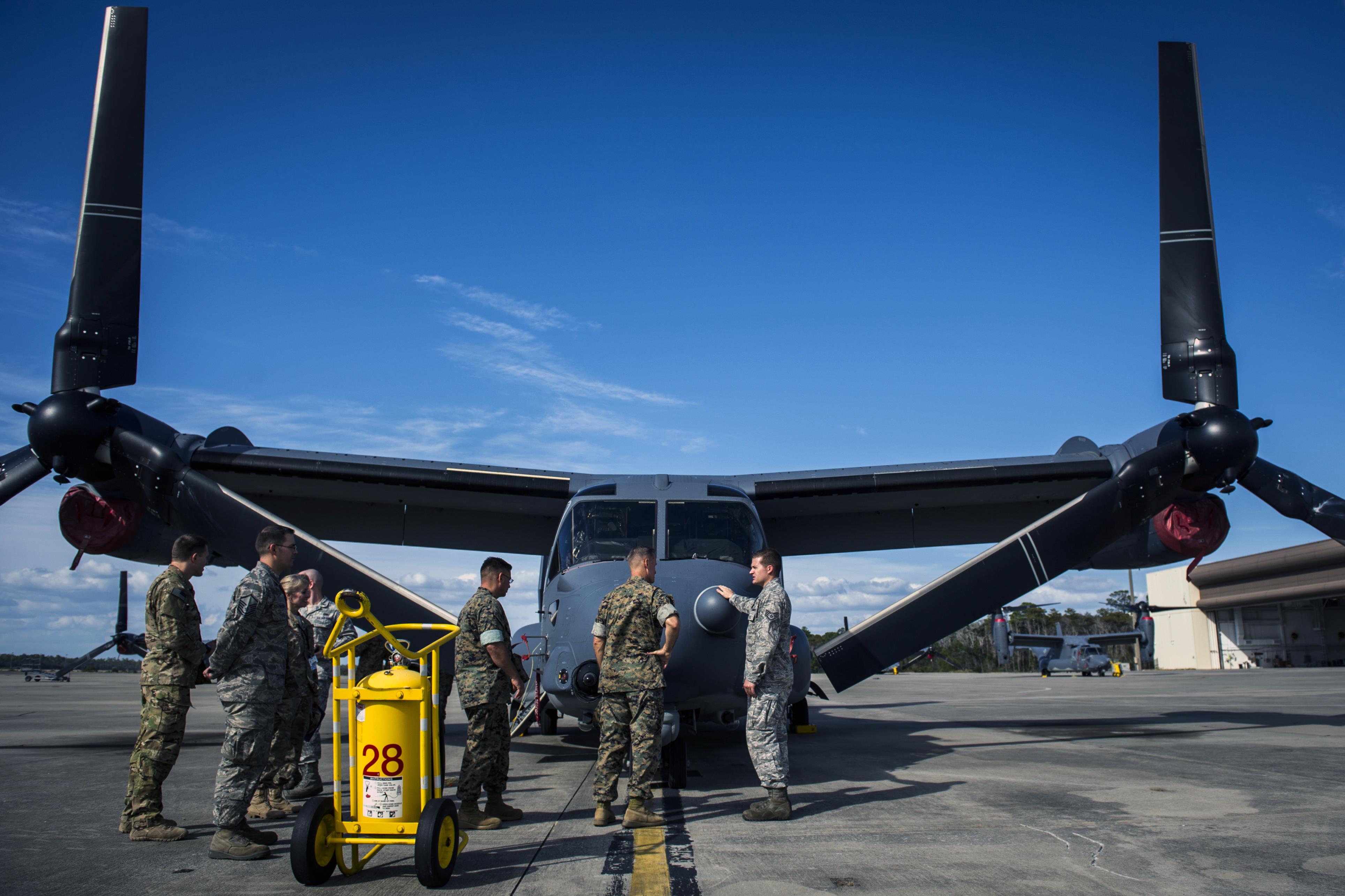 MARSOC commander gets AFSOC orientation > Hurlburt Field > Article Display