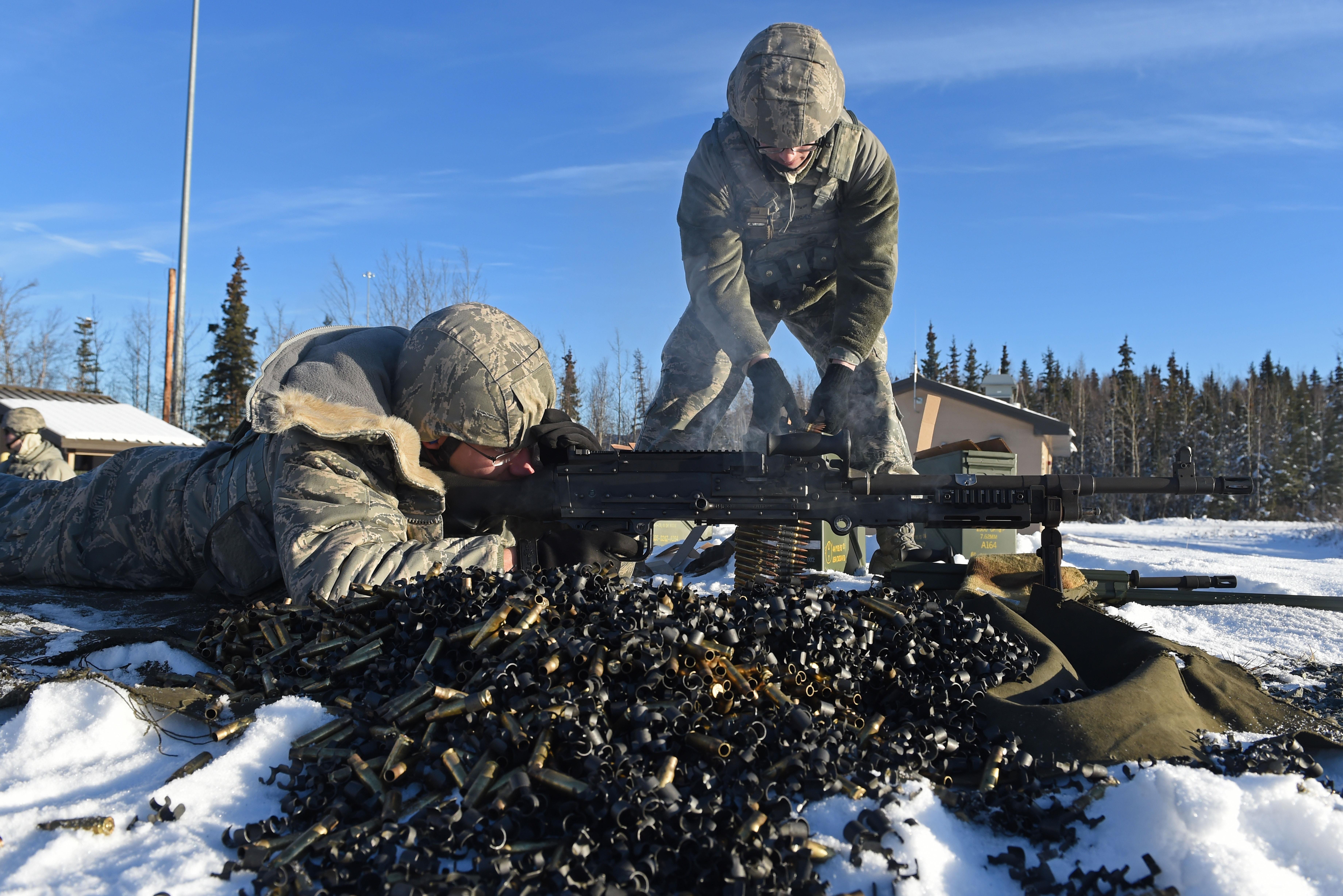 673d SFS conduct M240 machine gun training > Joint Base Elmendorf ...