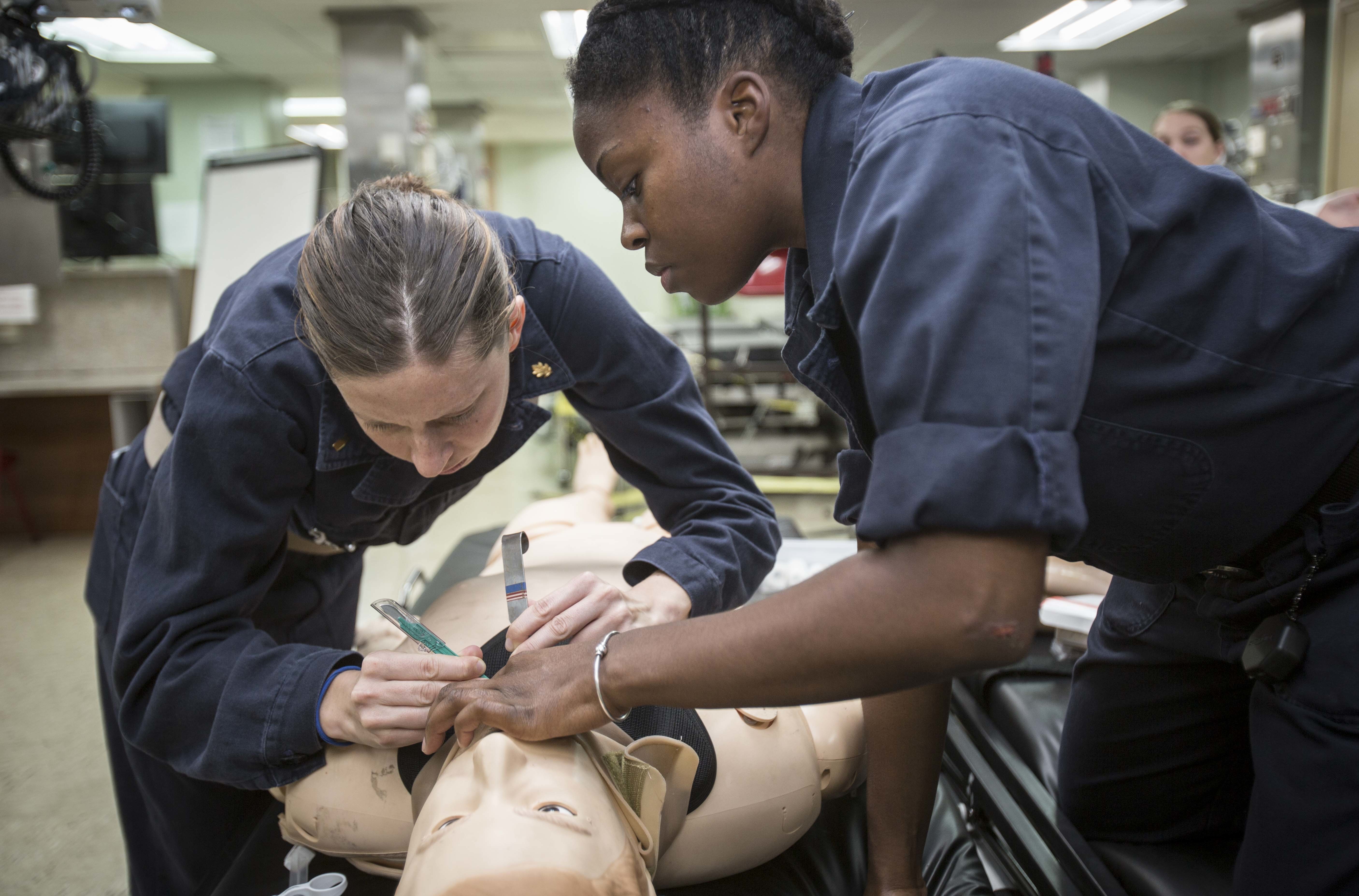 Navy Medicine Accepting Applicants for 2017 Enlisted to Medical Program ...