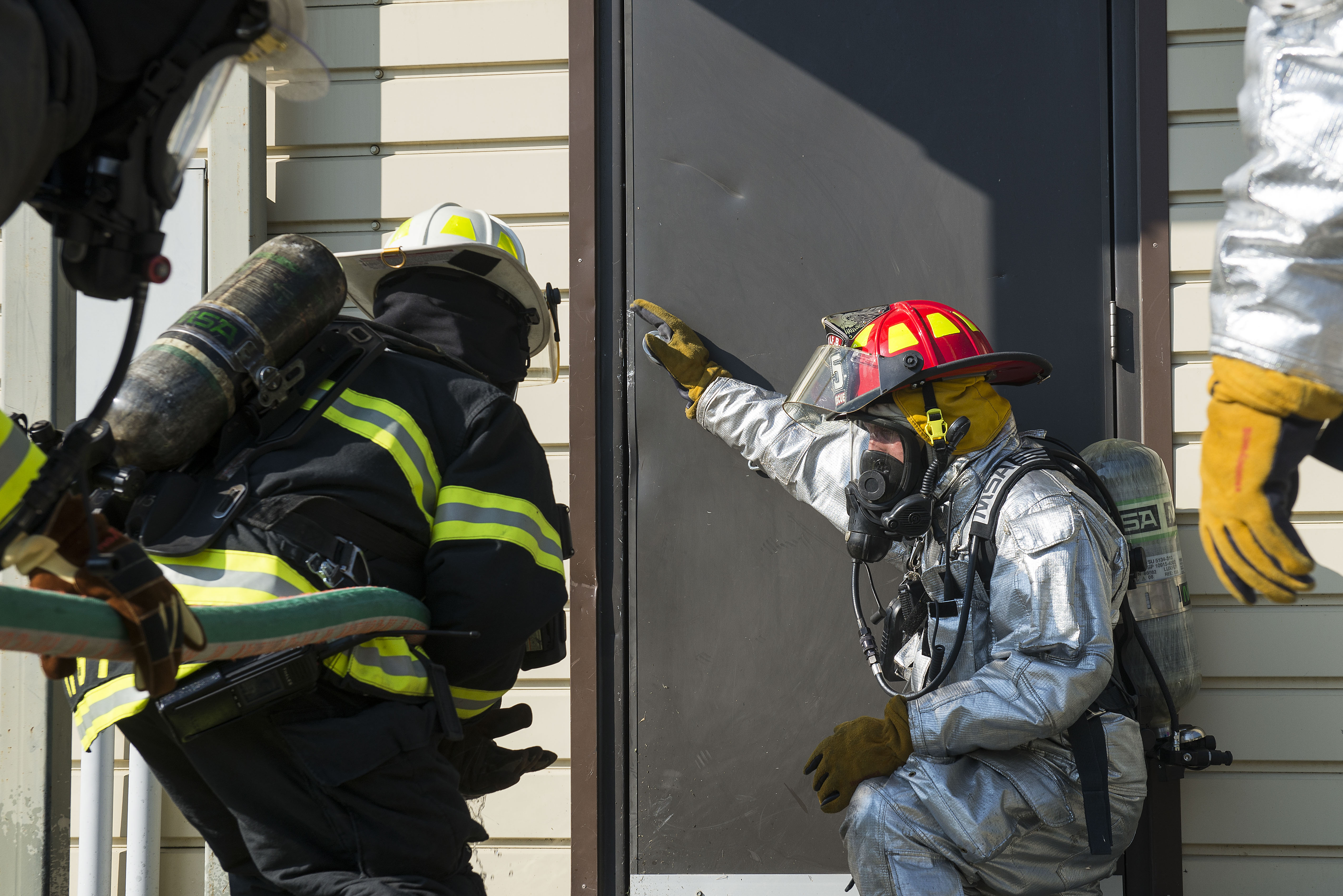 375th CES holds fire training exercise > Scott Air Force Base > News