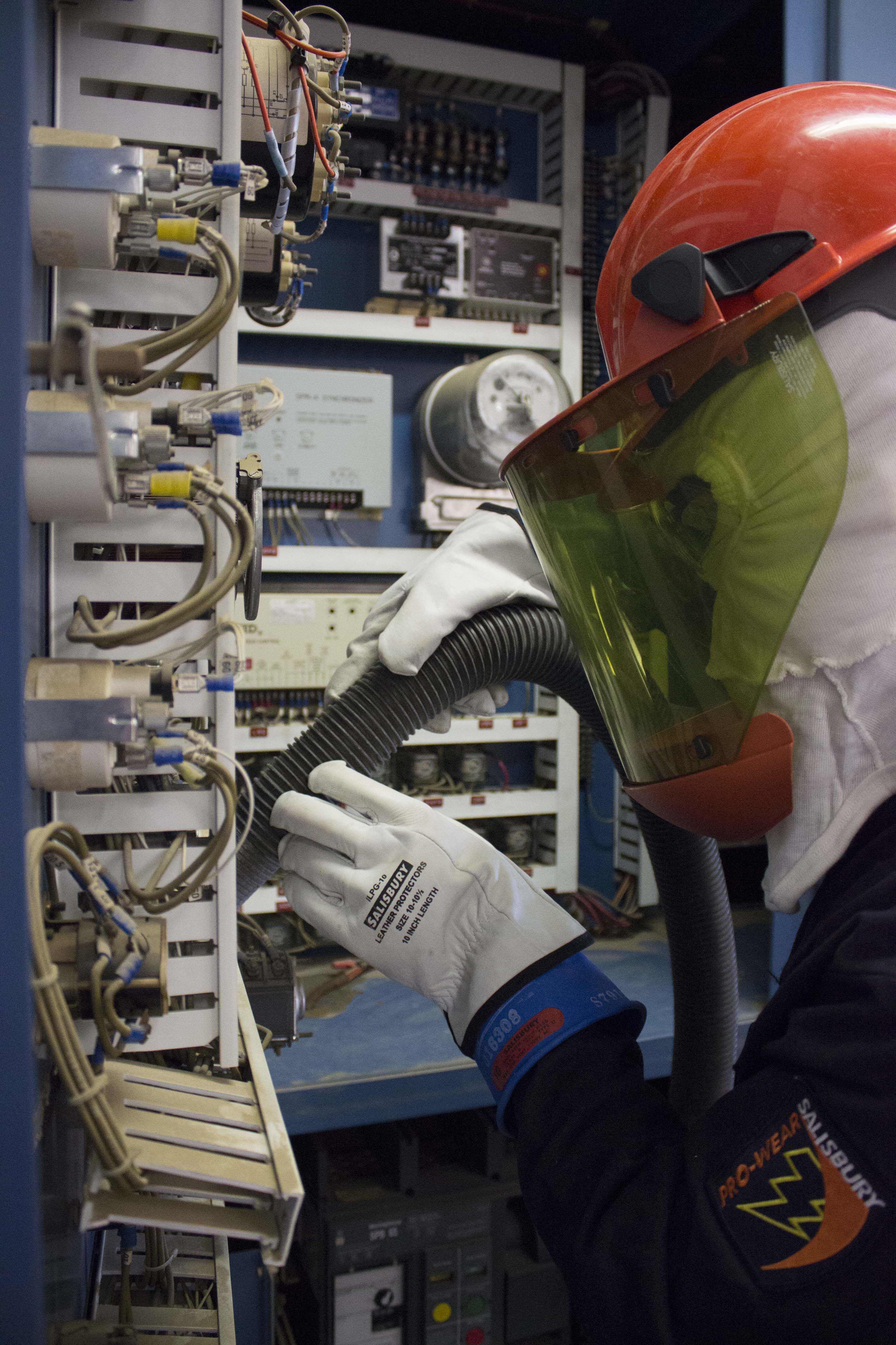 CEMIRT performs periodic maintenance of caterpillar generator, other ...