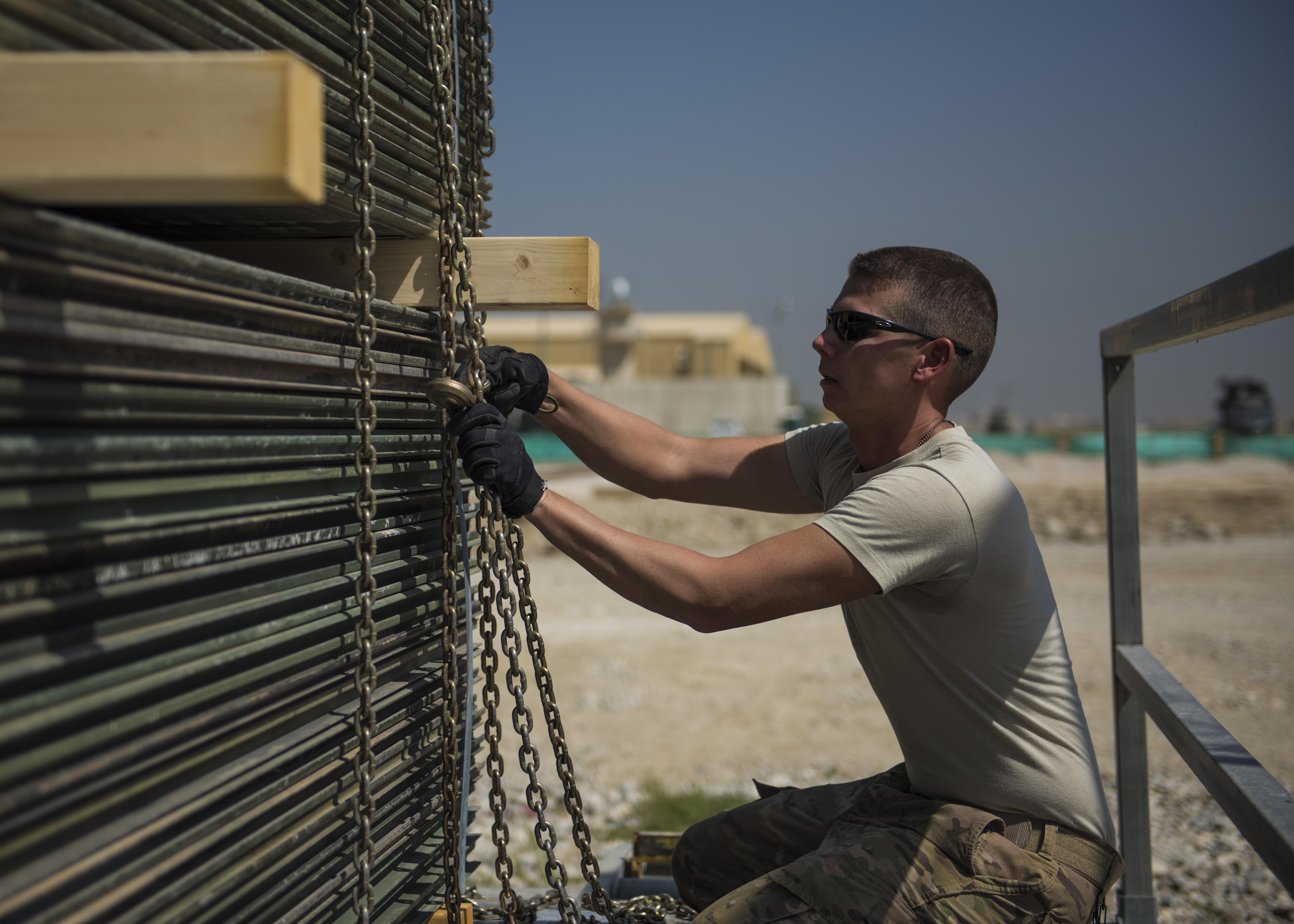 CMRE palletizes matting > U.S. Air Forces Central > News