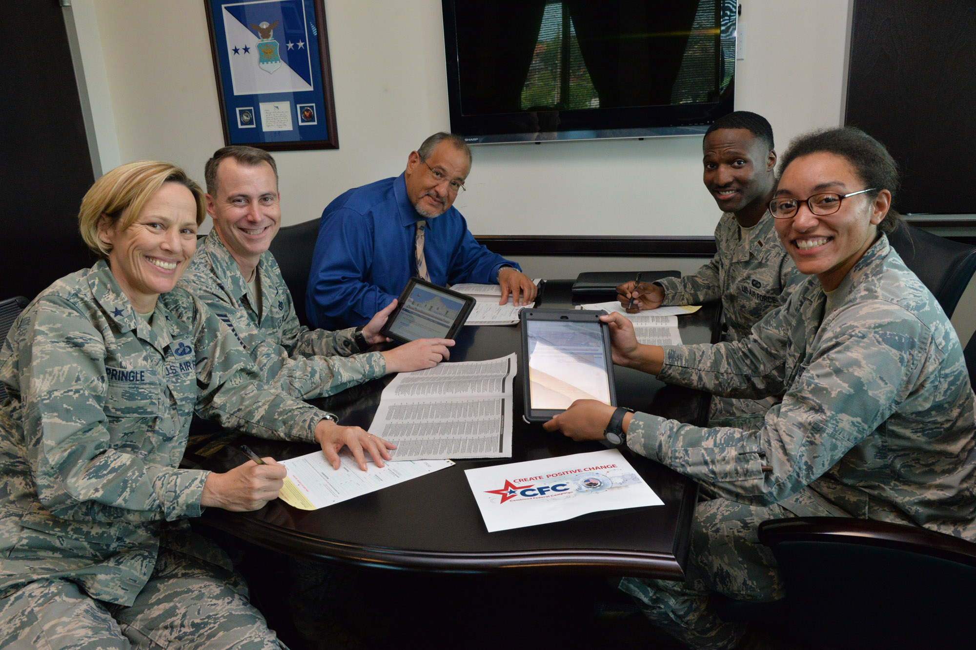 Joint Base San Antonio kicks off 2016 Combined Federal Campaign > Joint ...
