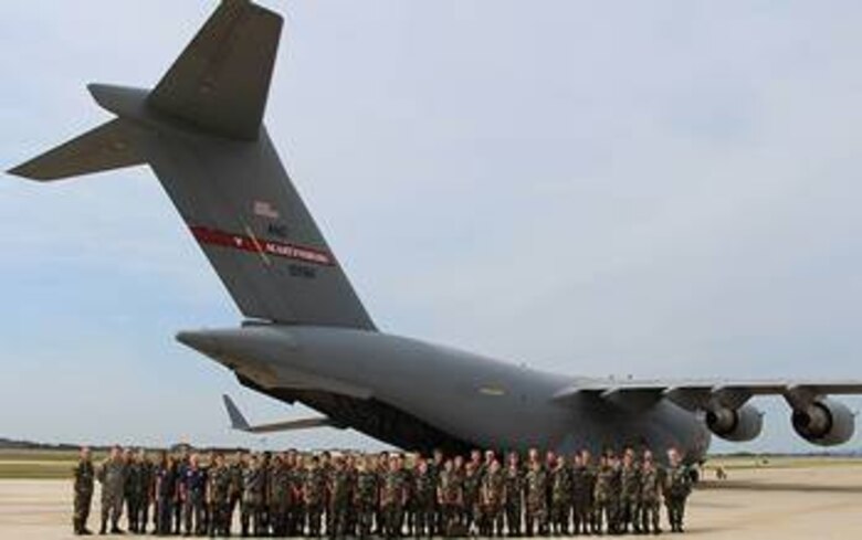50 CAP members from Va., W.Va. take C-17 flight with 167th AW > CONR ...