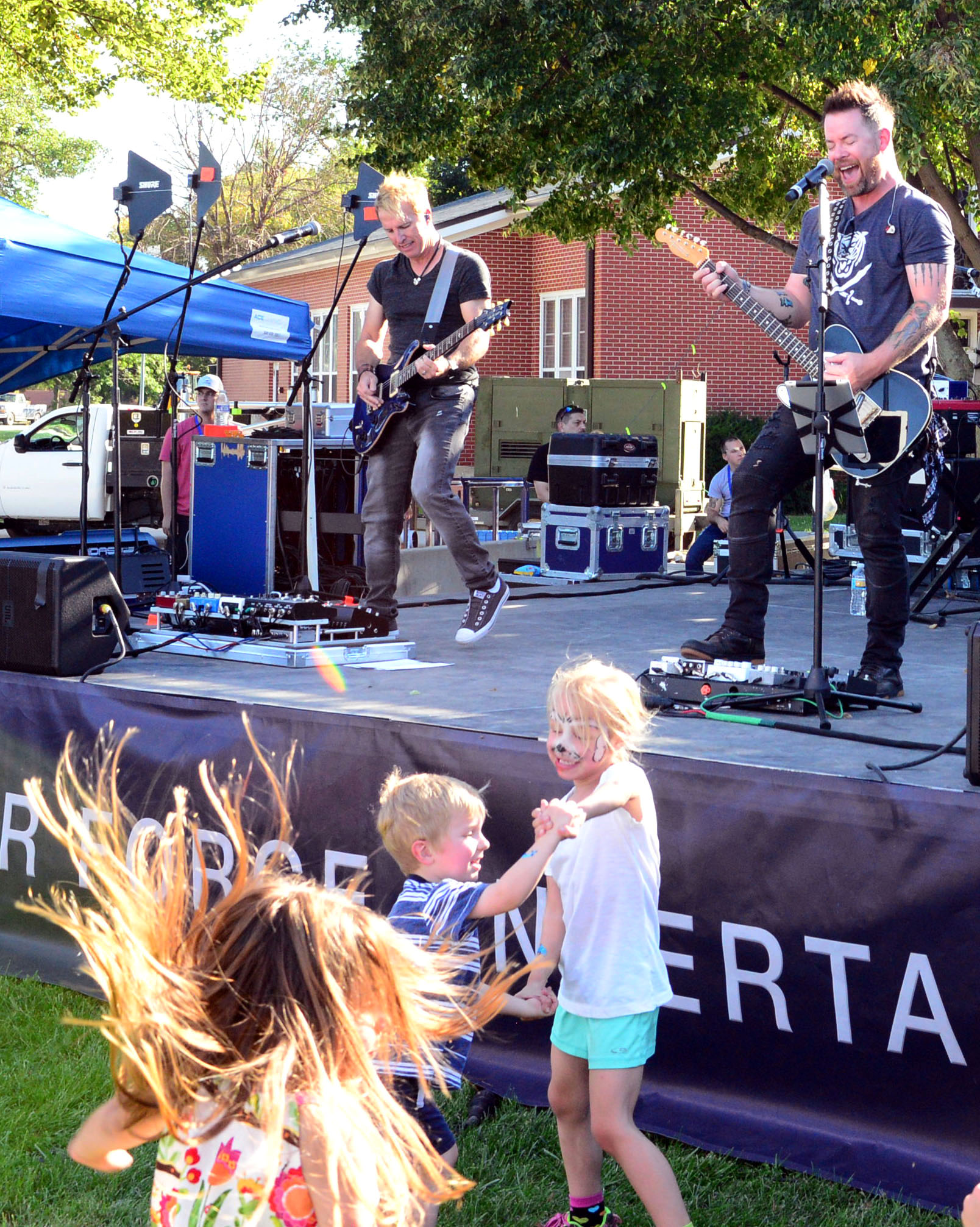David Cook rocks Offutt Fall Fest, shares messages of resiliency ...