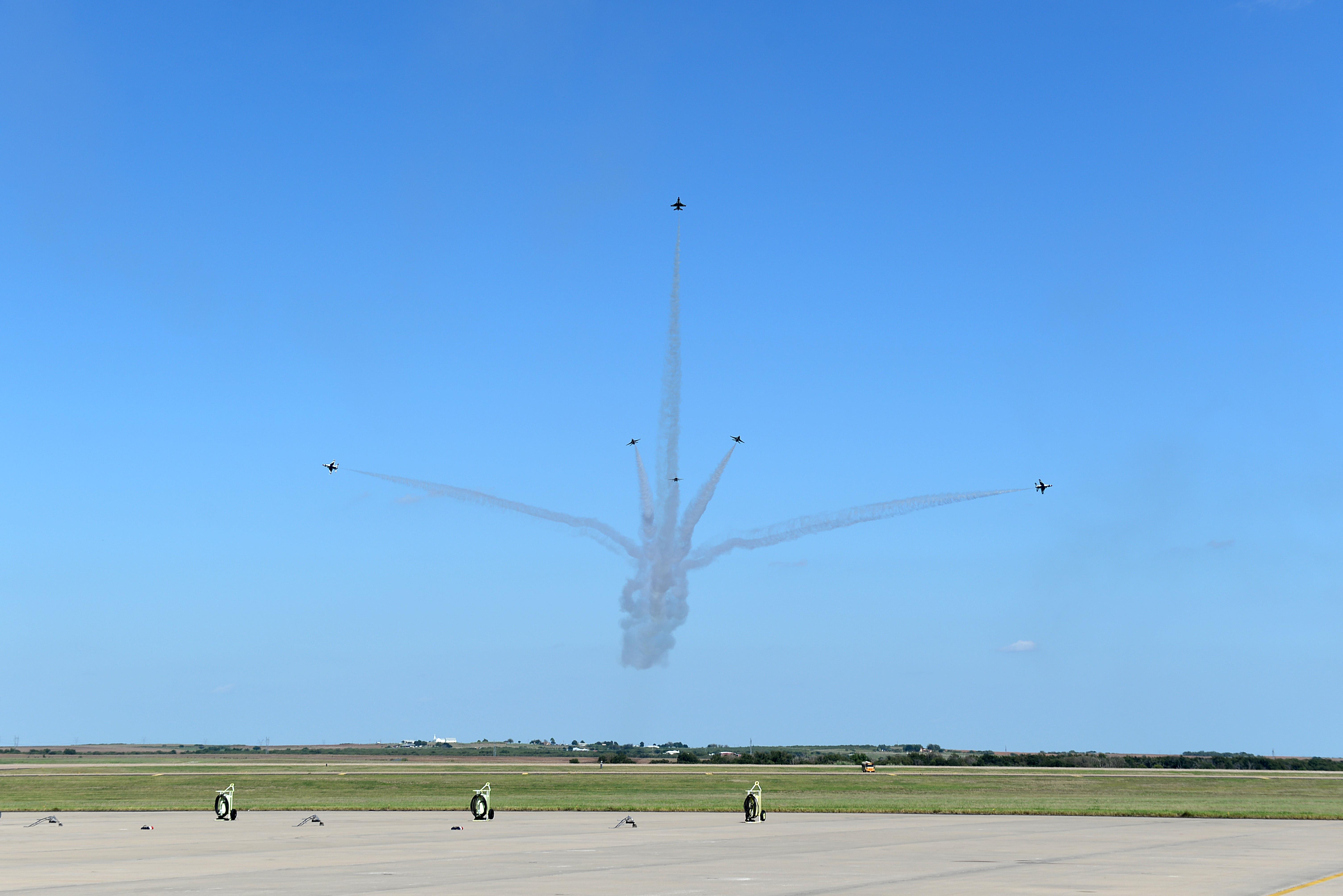 Air show performers sure to wow audience > Sheppard Air Force Base ...