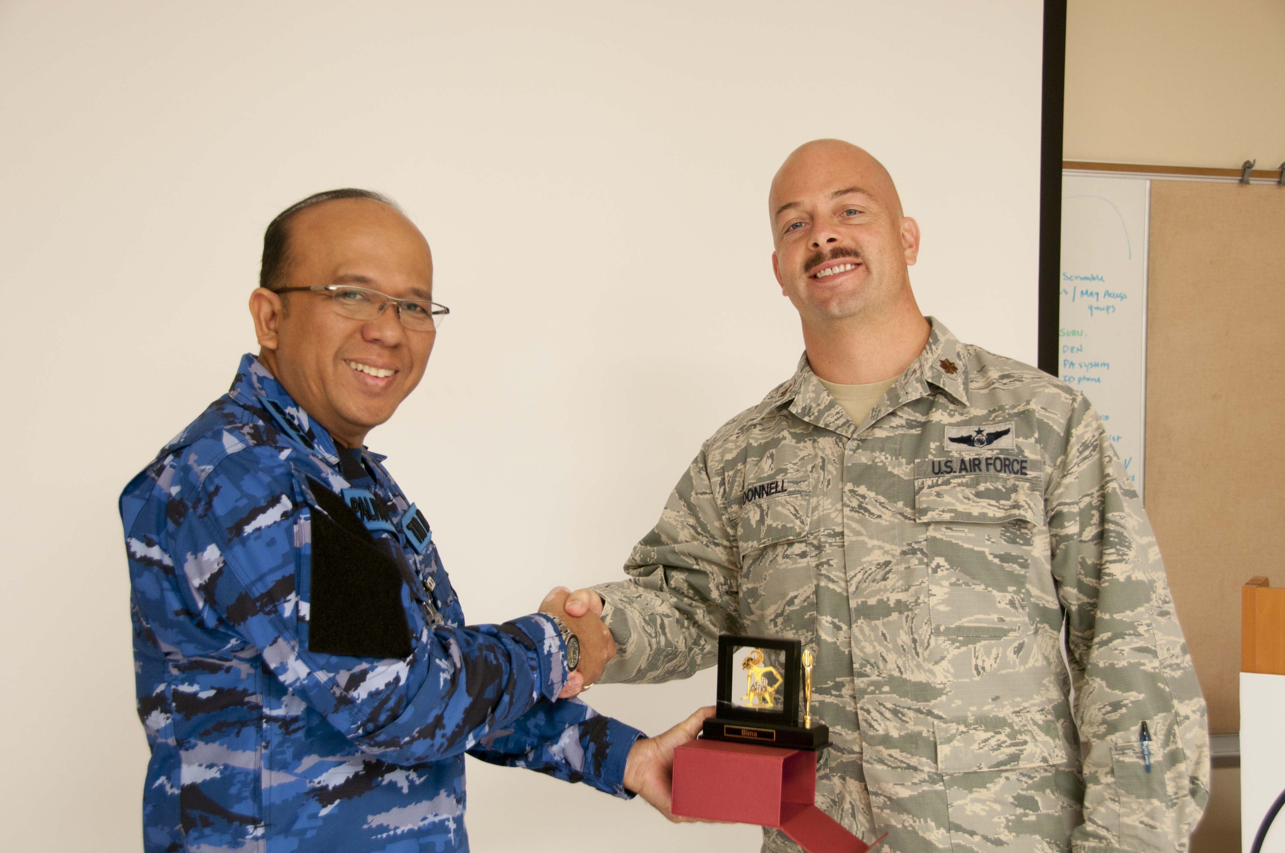 Indonesian air defense experts visit HIANG > Air National Guard ...