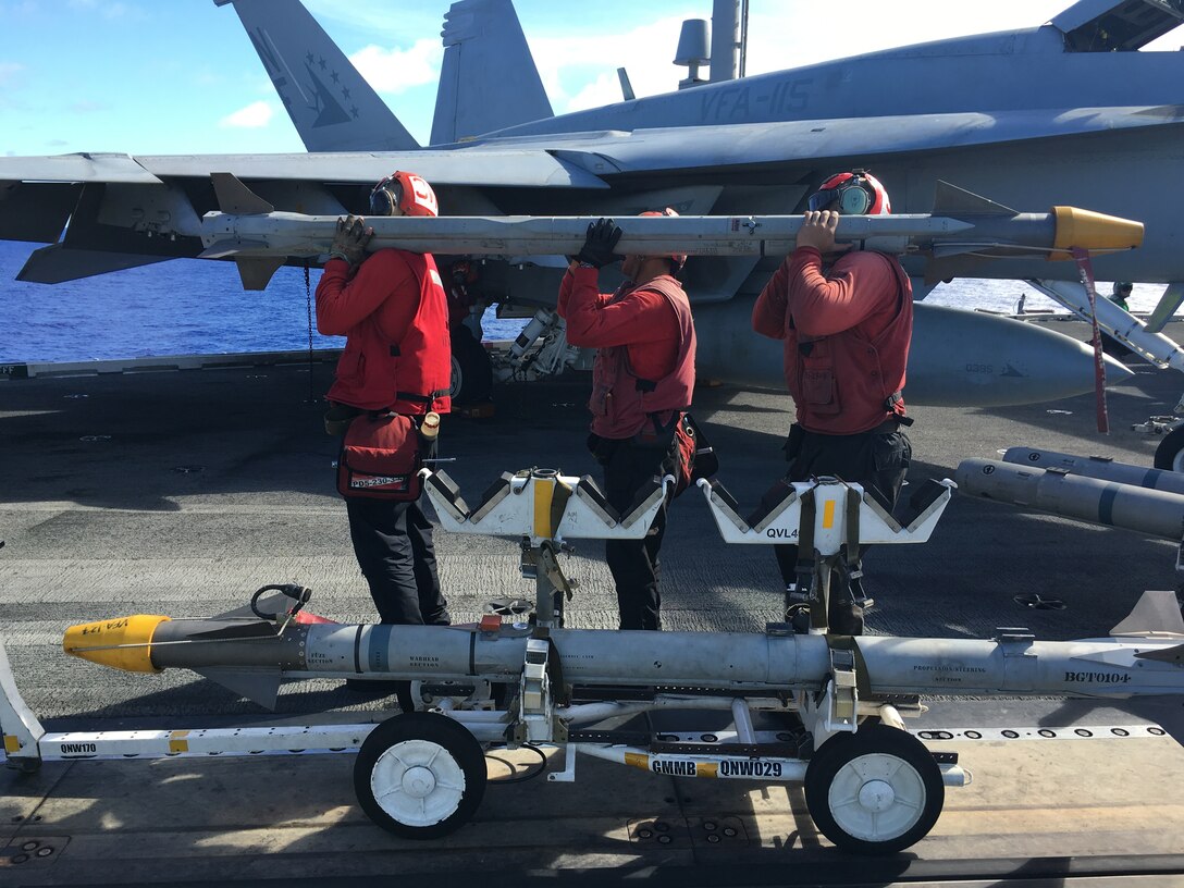 160920-N-CF980-002 PHILIPPINE SEA (Sep. 20, 2016) Sailors from the ...