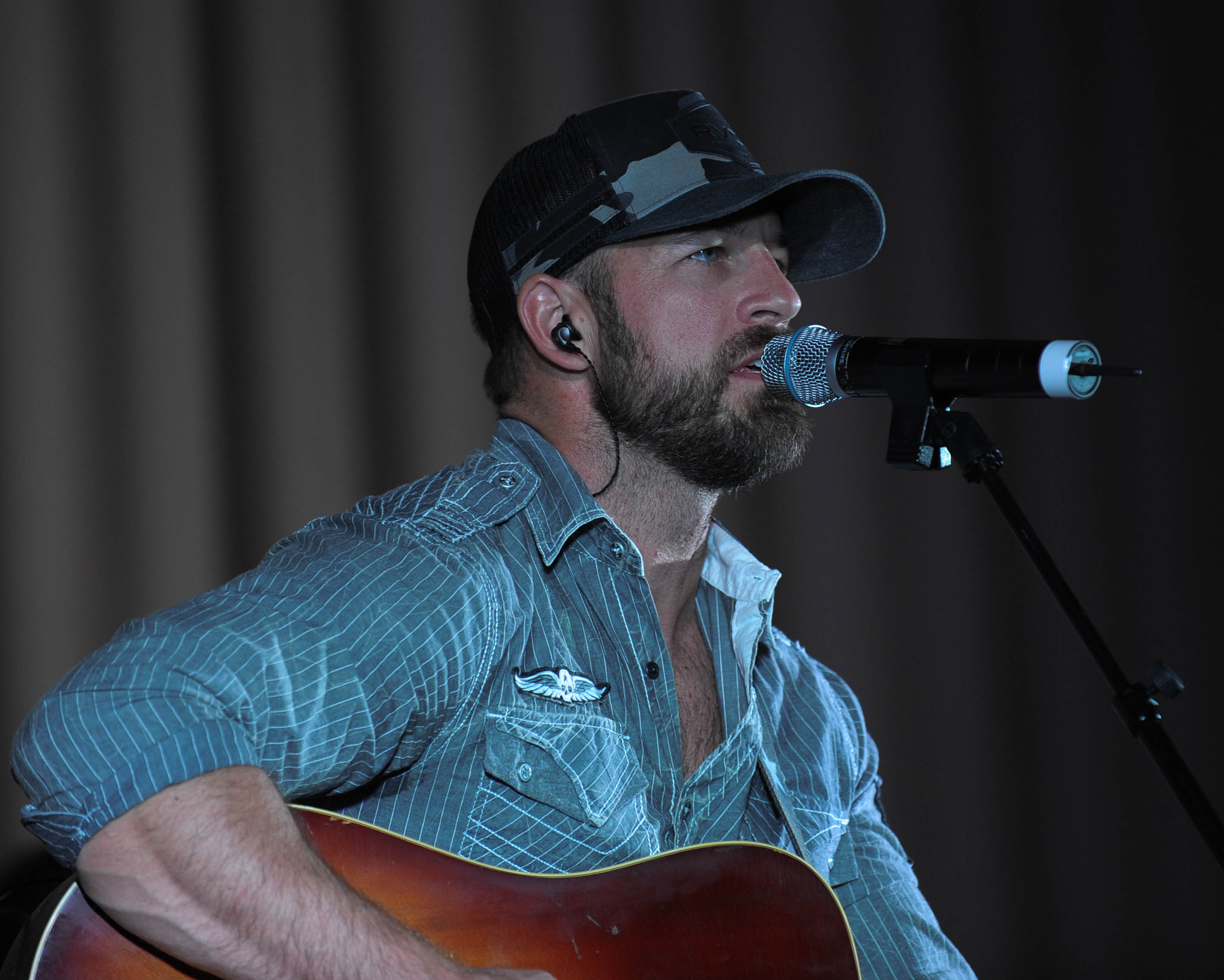 Kyle Jennings rocks the roof