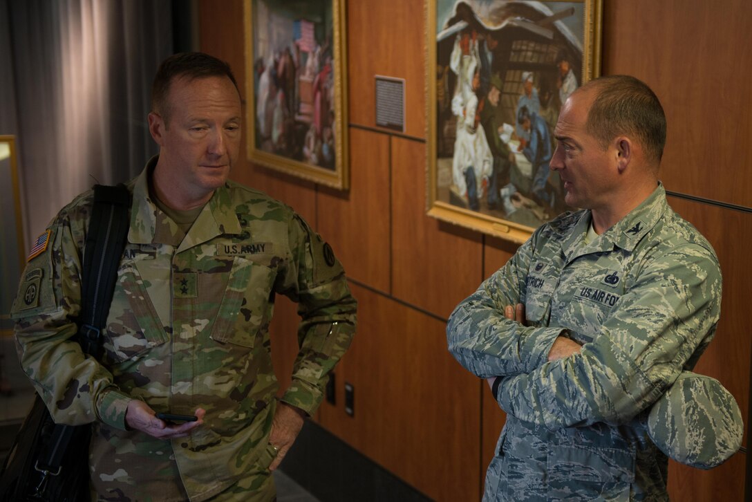 USTRANSCOM Commander visit