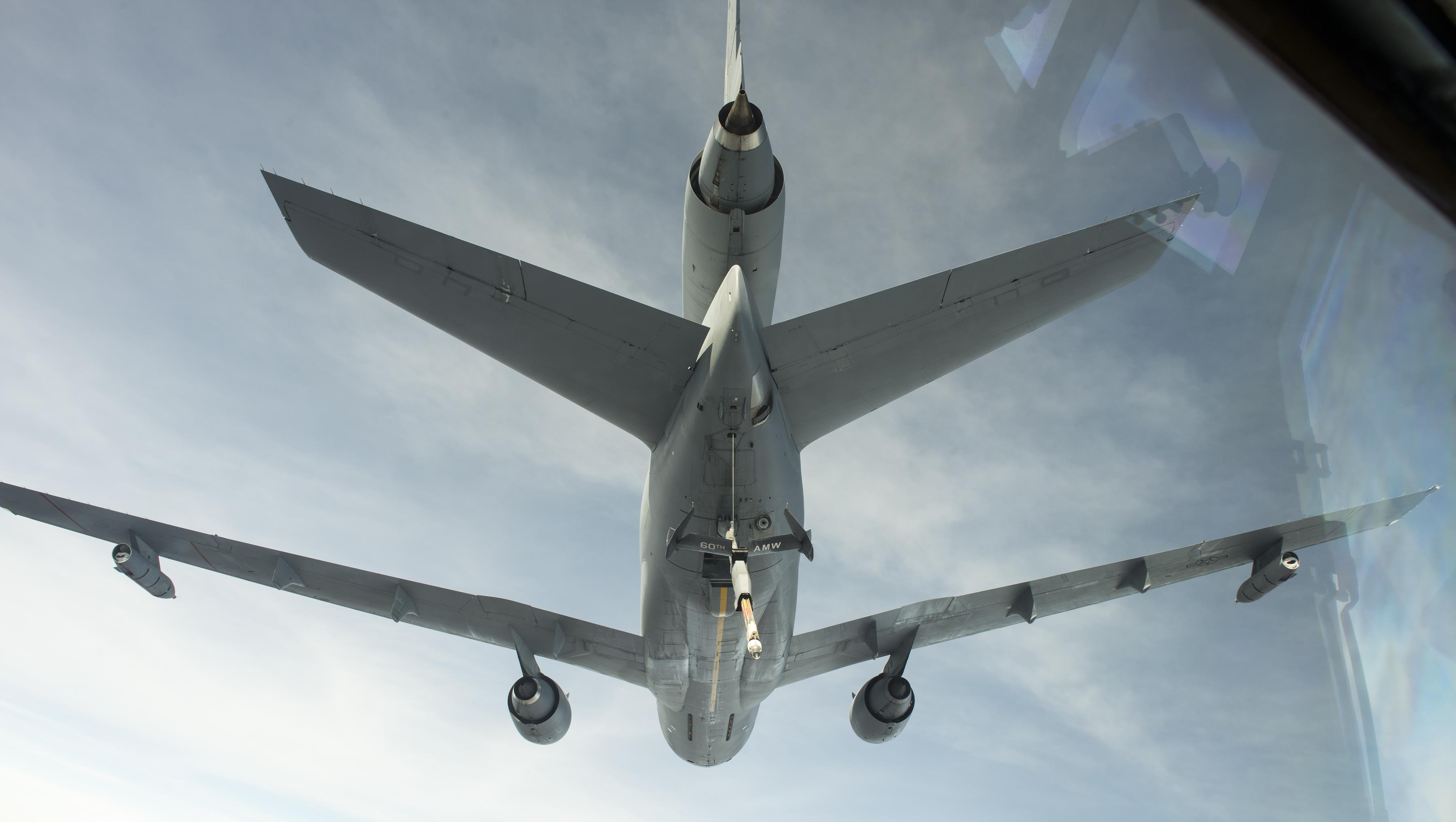 9th ARS crew takes on unexpected tasks > Air Mobility Command > Display