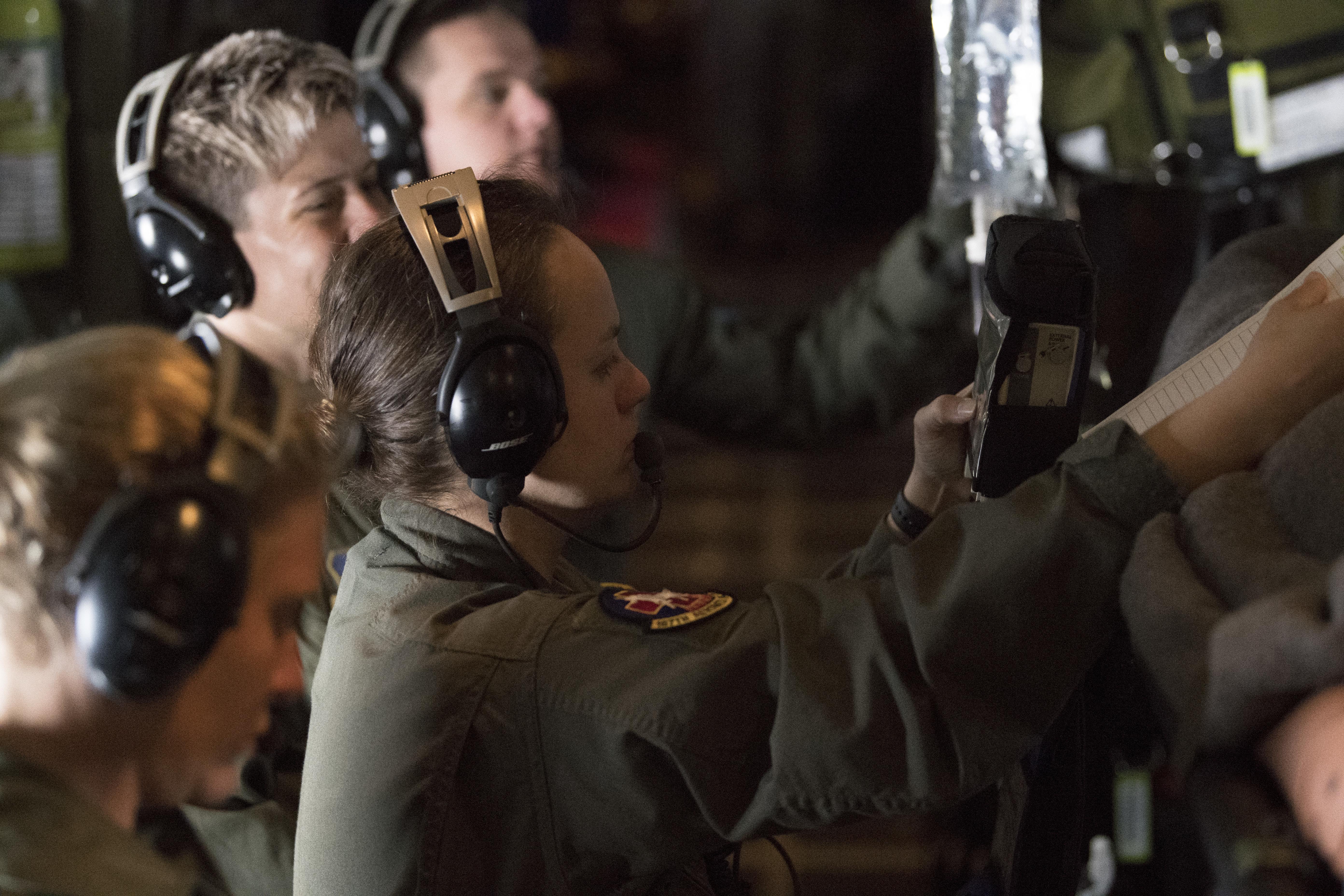 167th Aeromedical Evacuation Squadron conducts in-flight medical training