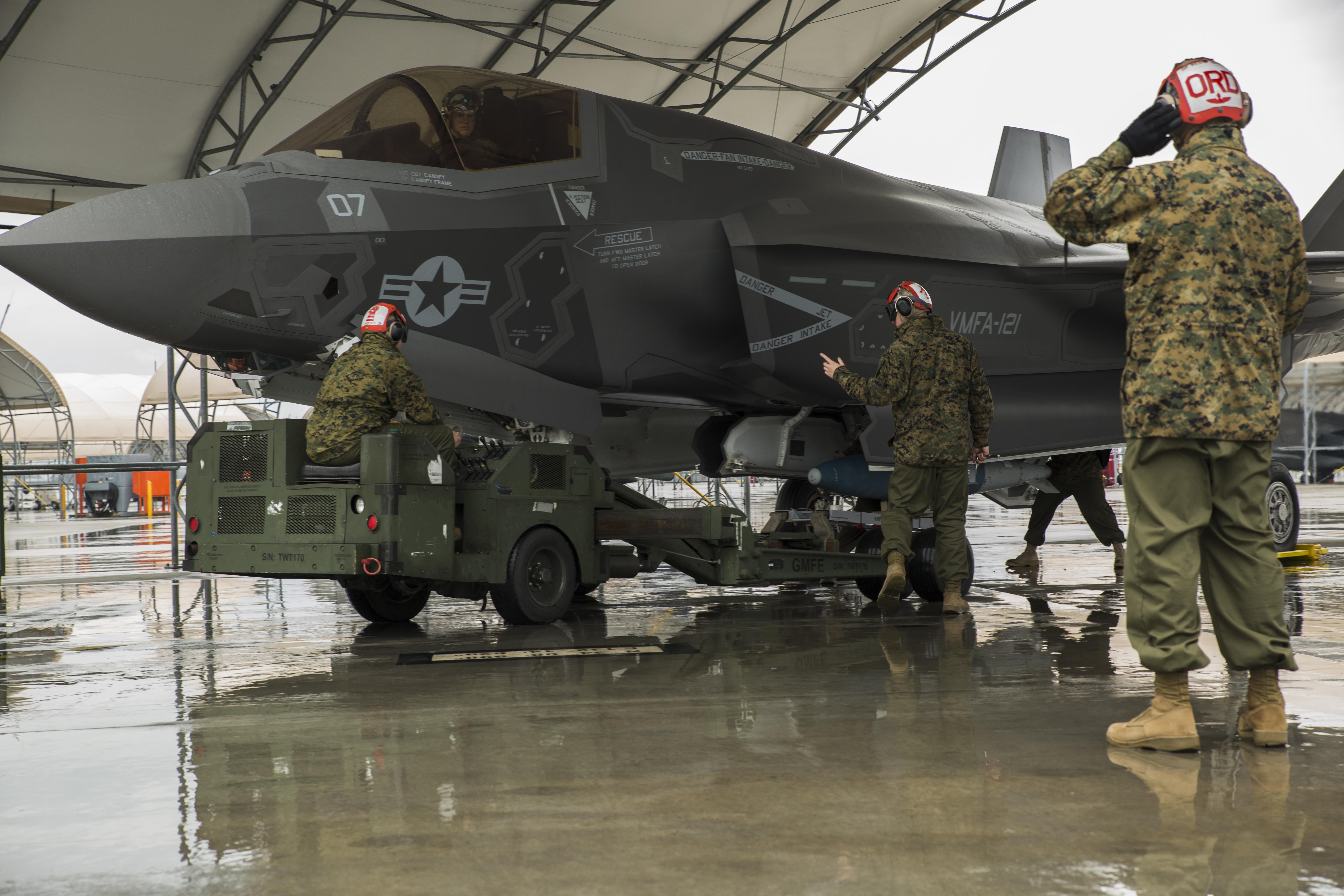 VMFA-121 conducts hot reloads > Marine Corps Air Station Iwakuni, Japan ...