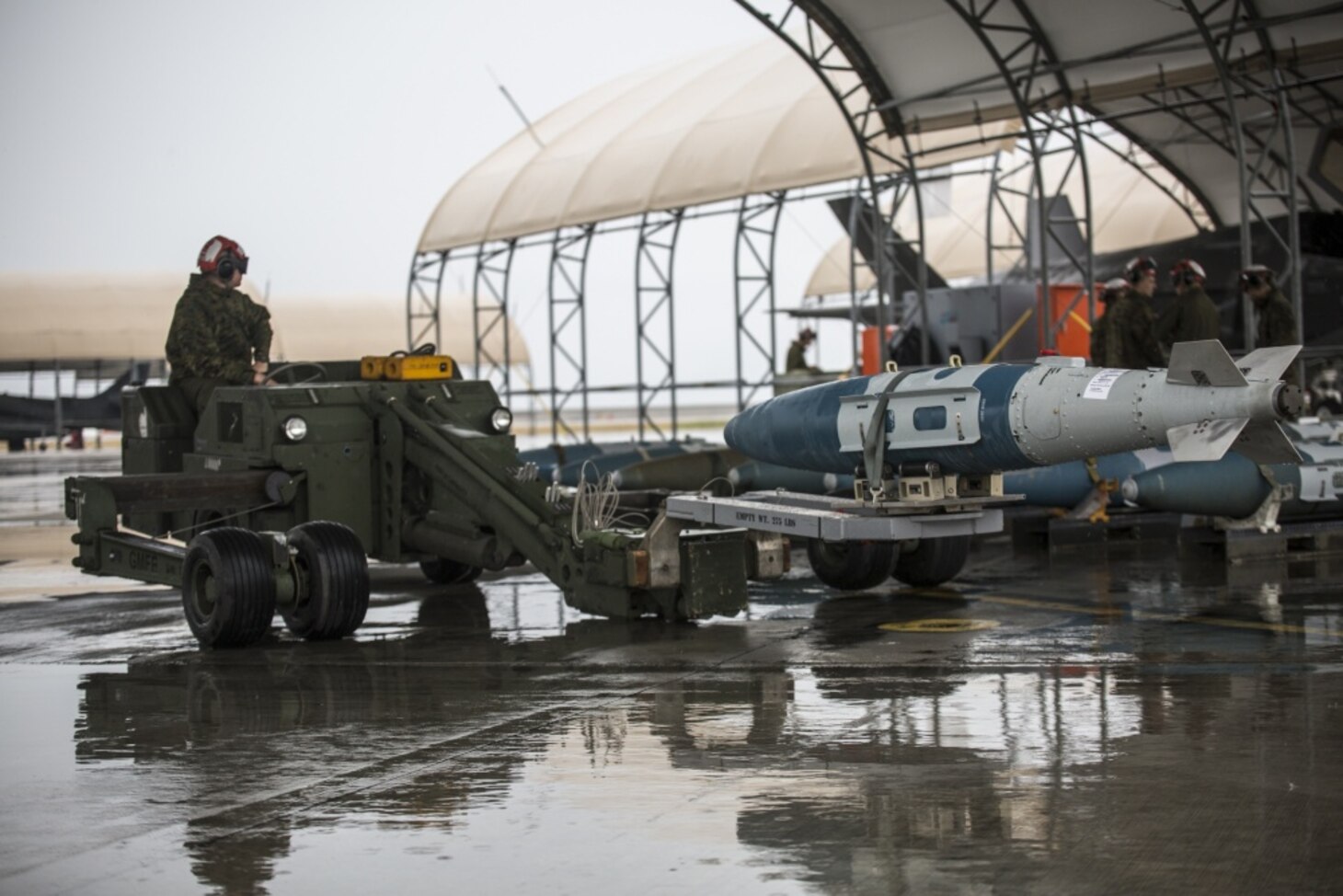 Marines with Marine Fighter Attack Squadron-121 Conducts Hot Reloads ...