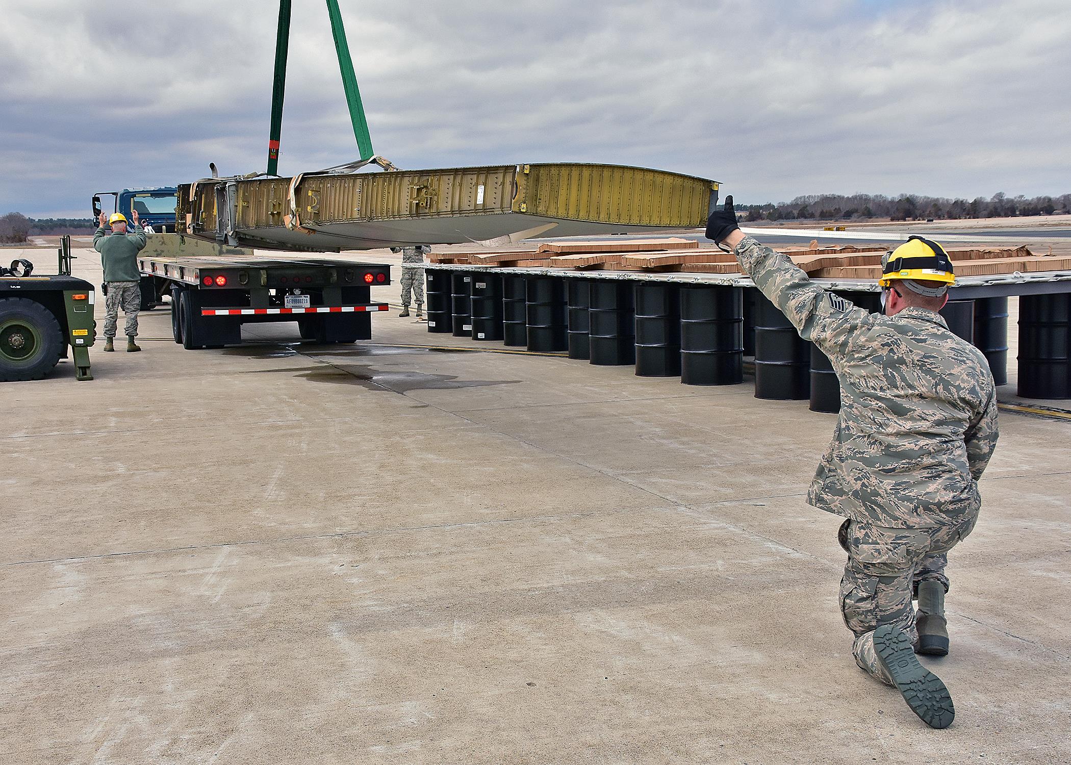 143d Airlift Wing Uses Combat Offload Method B Technique