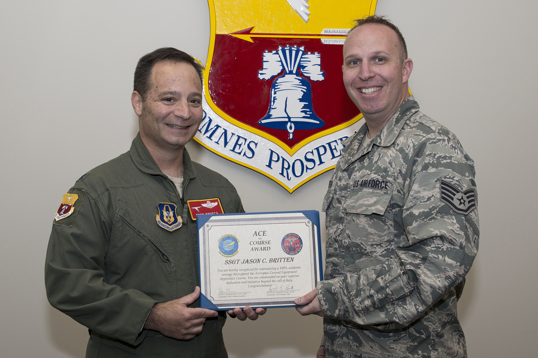 Airman attains rare ACE award > Air Force Reserve Command > News Article