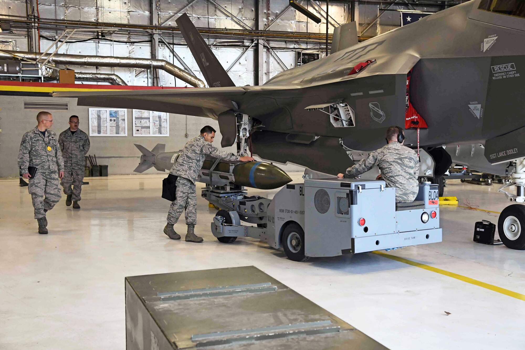 Load competition preps maintainers for combat > 419th Fighter Wing ...