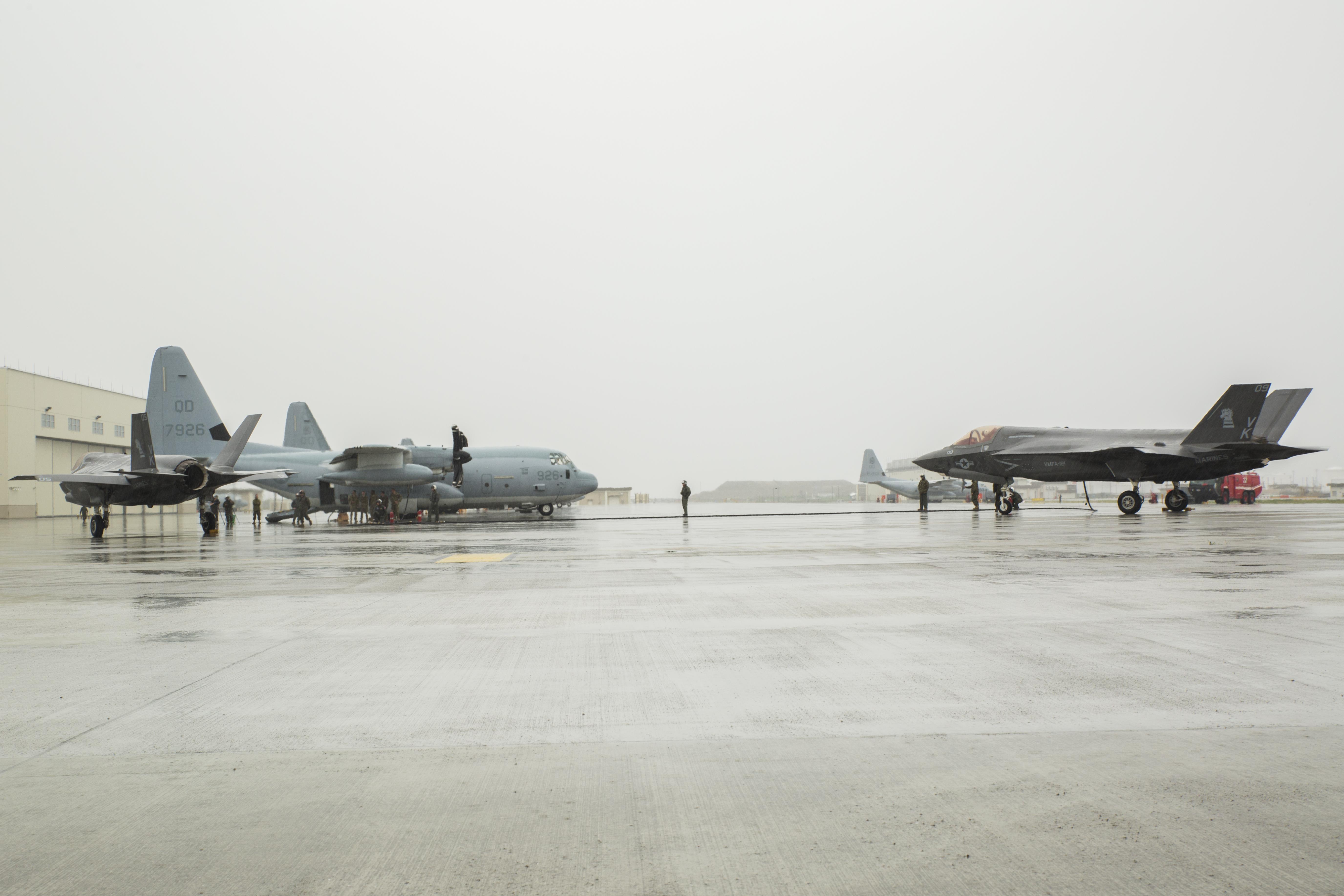 VMGR-152, VMFA-121 fuel capabilities