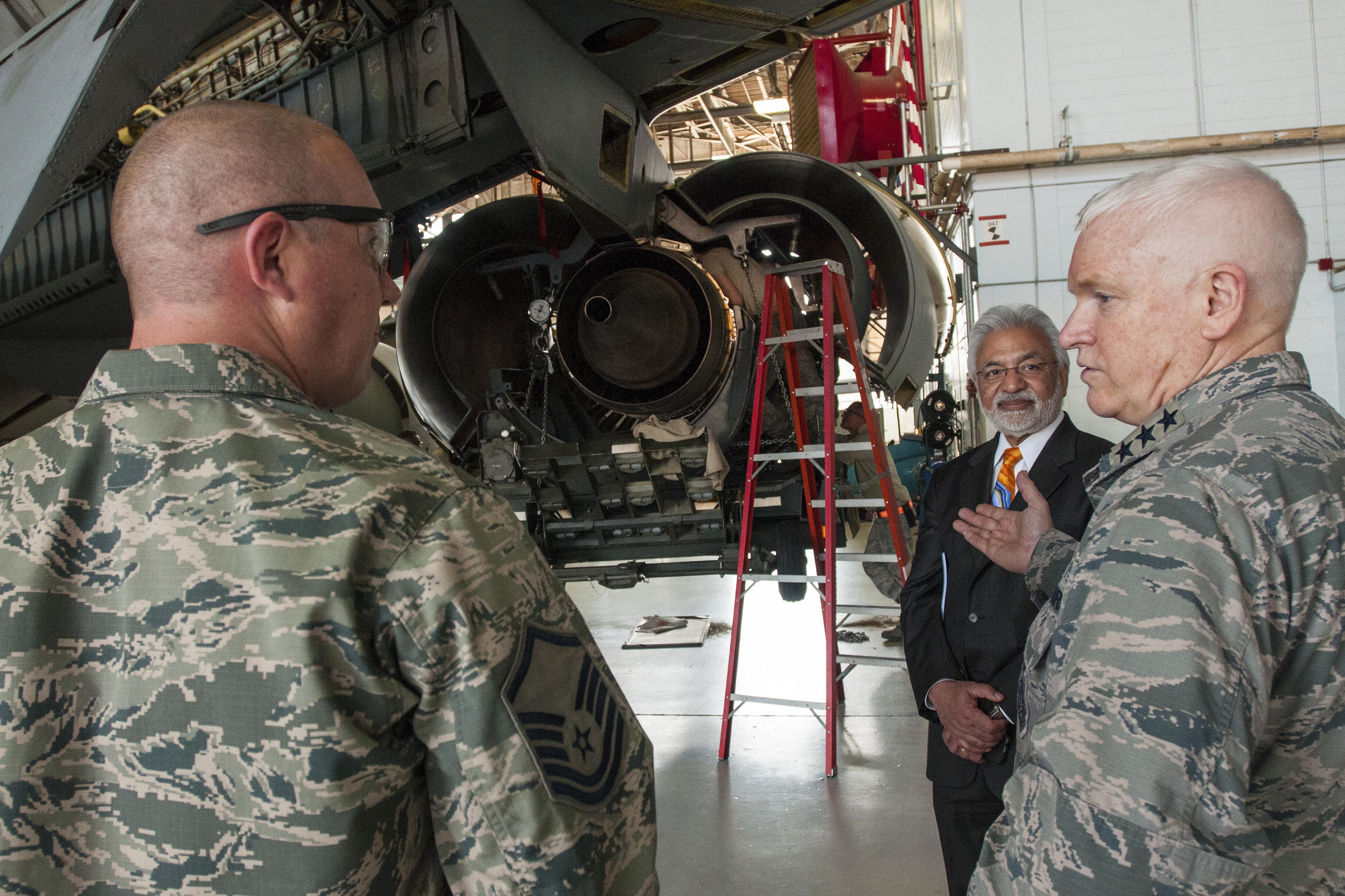 Air National Guard Director visits Rickenbacker > 121st Air Refueling ...