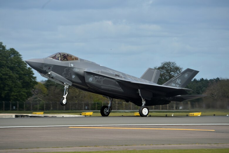 F-35 deploys to Europe for the first time > Royal Air Force Lakenheath ...