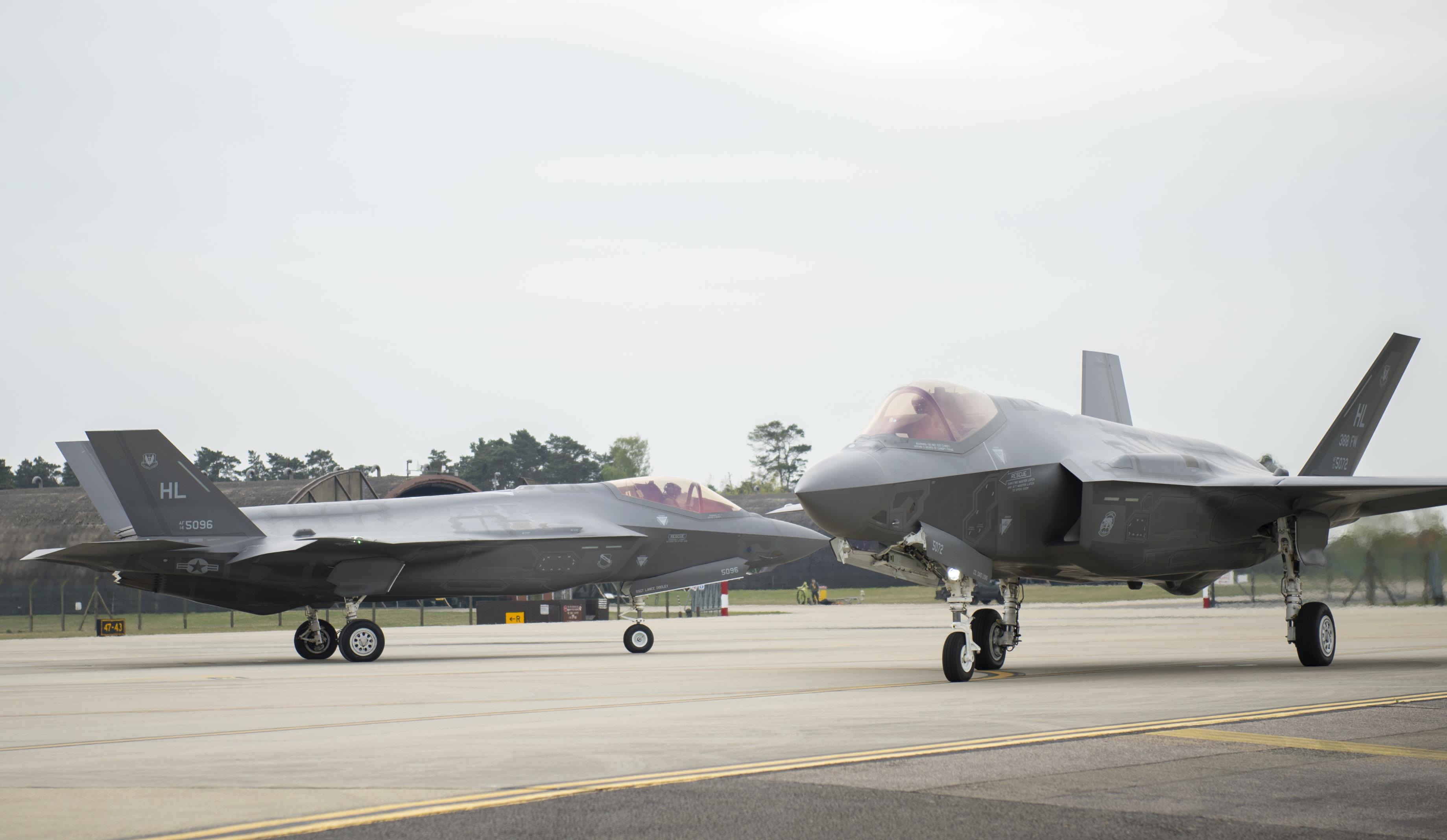 F-35s and F-15s prep for take-off > Royal Air Force Lakenheath ...