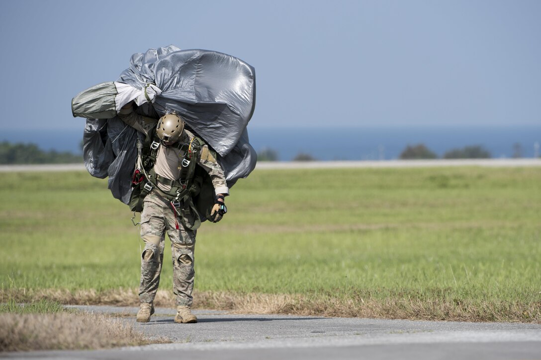 USAF, USA members maintain jump proficiency