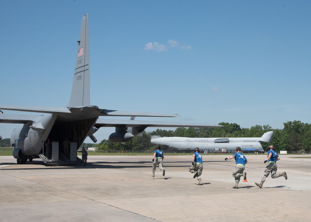 Aerial porters compete in AFRC Port Dawg Challenge > 403rd Wing ...