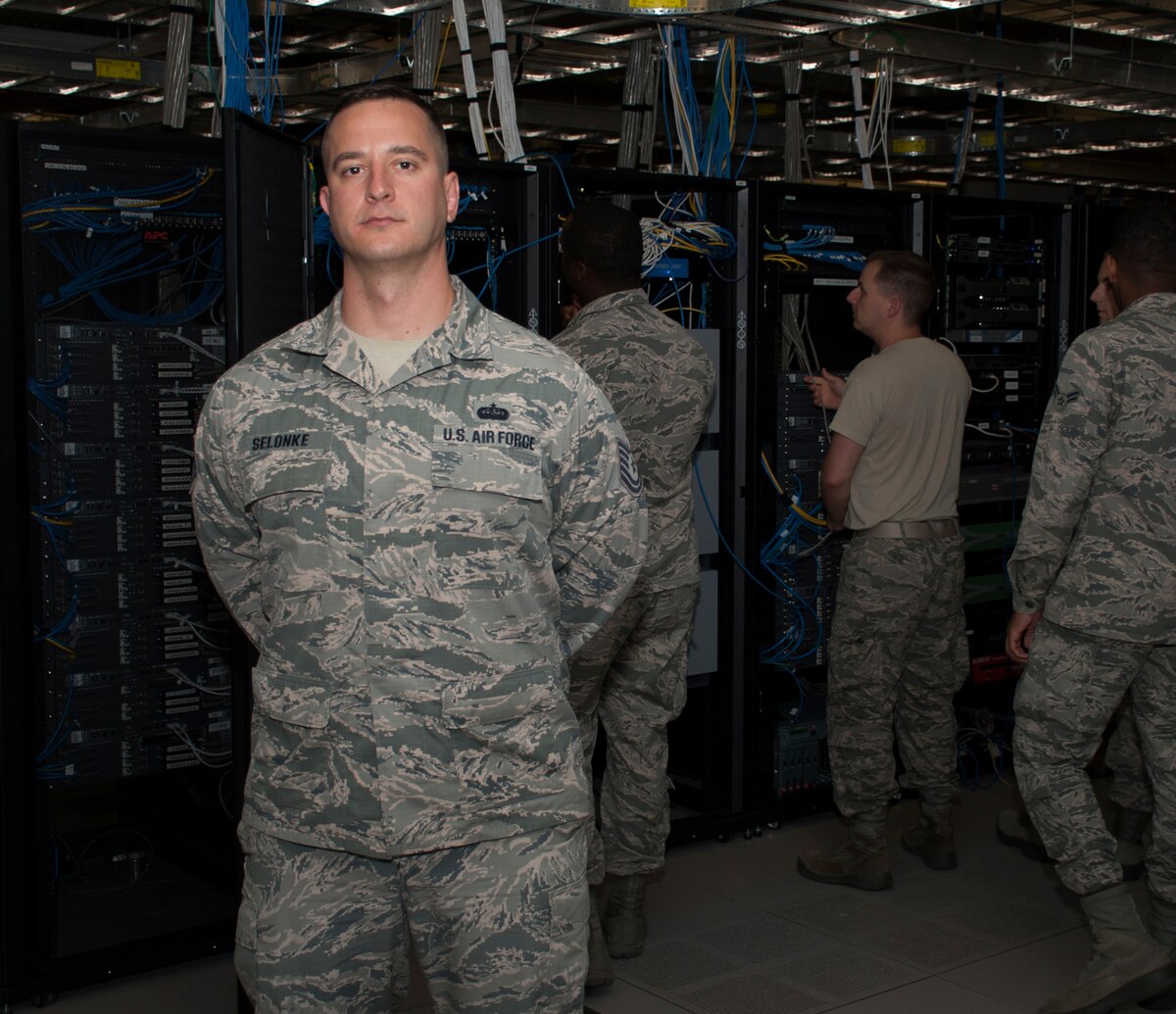 Communications Airman wins first-ever Lt. Gen. Harry Raduege award ...