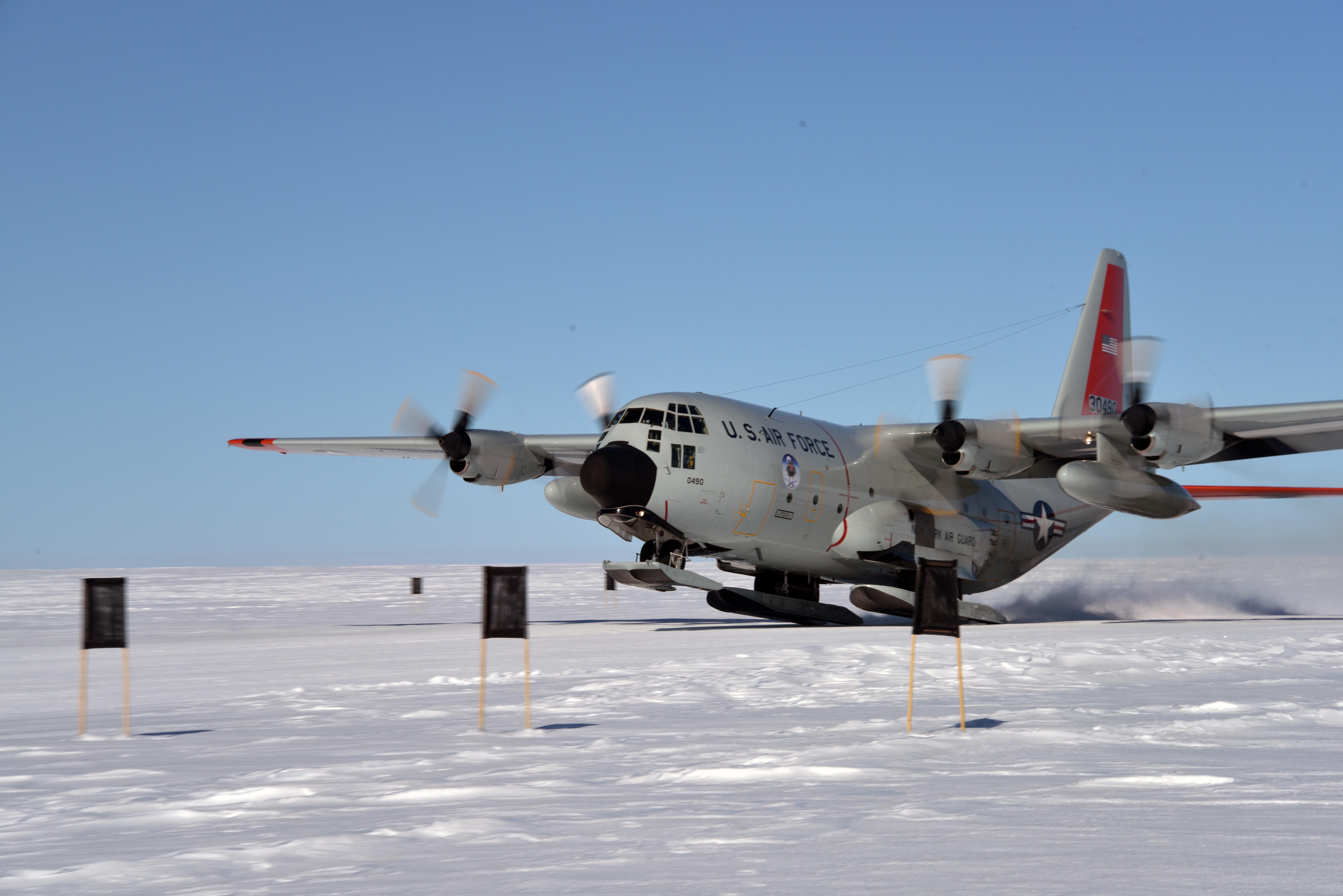 New York's LC-130 Skibird aircrews train for polar operations ...