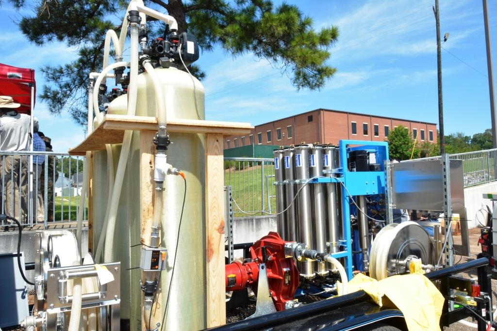New system recycles water for DECON operations > Engineer Research and ...