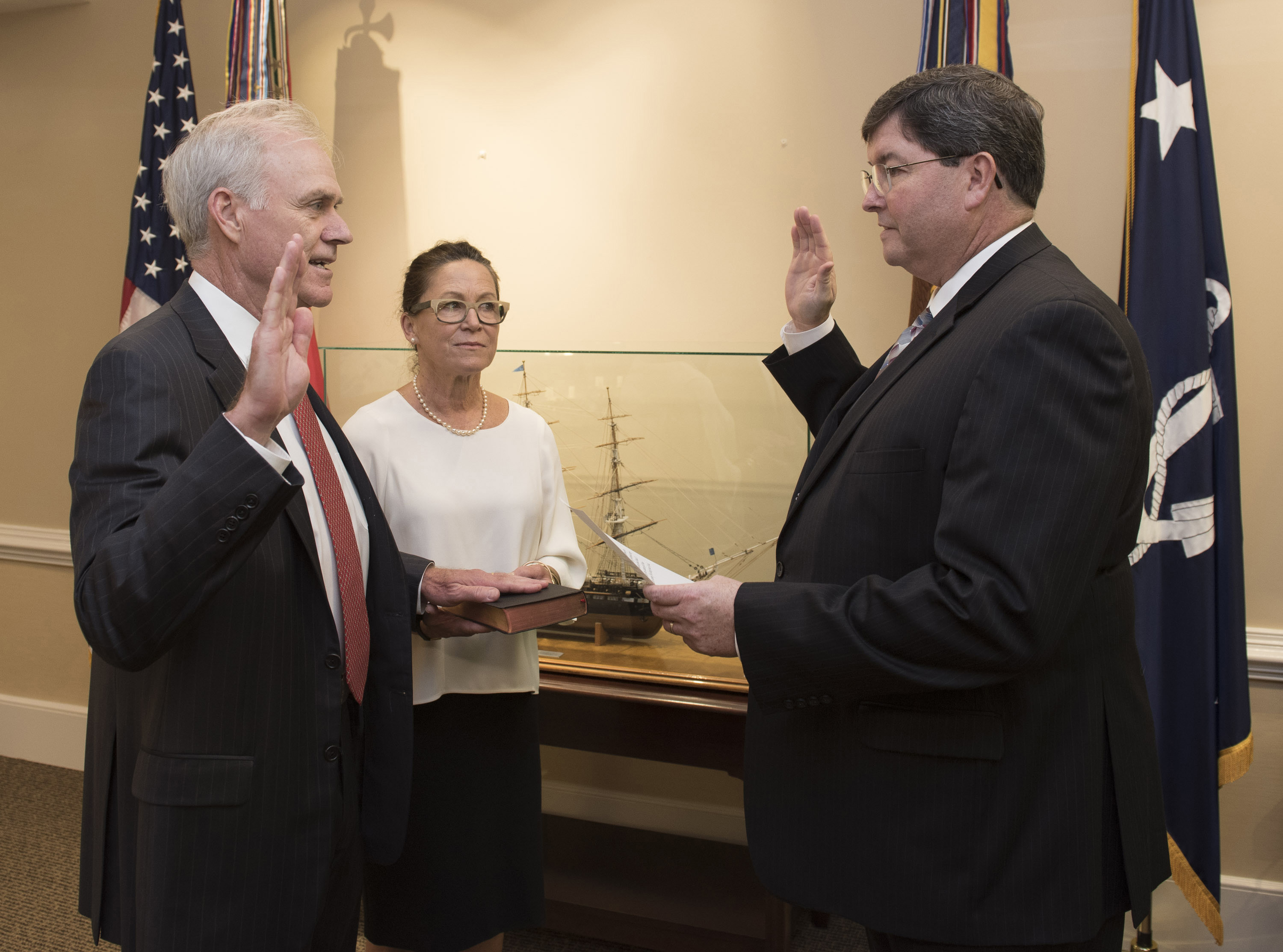 Spencer is Sworn in as the 76th Secretary of the Navy > U.S. Indo ...