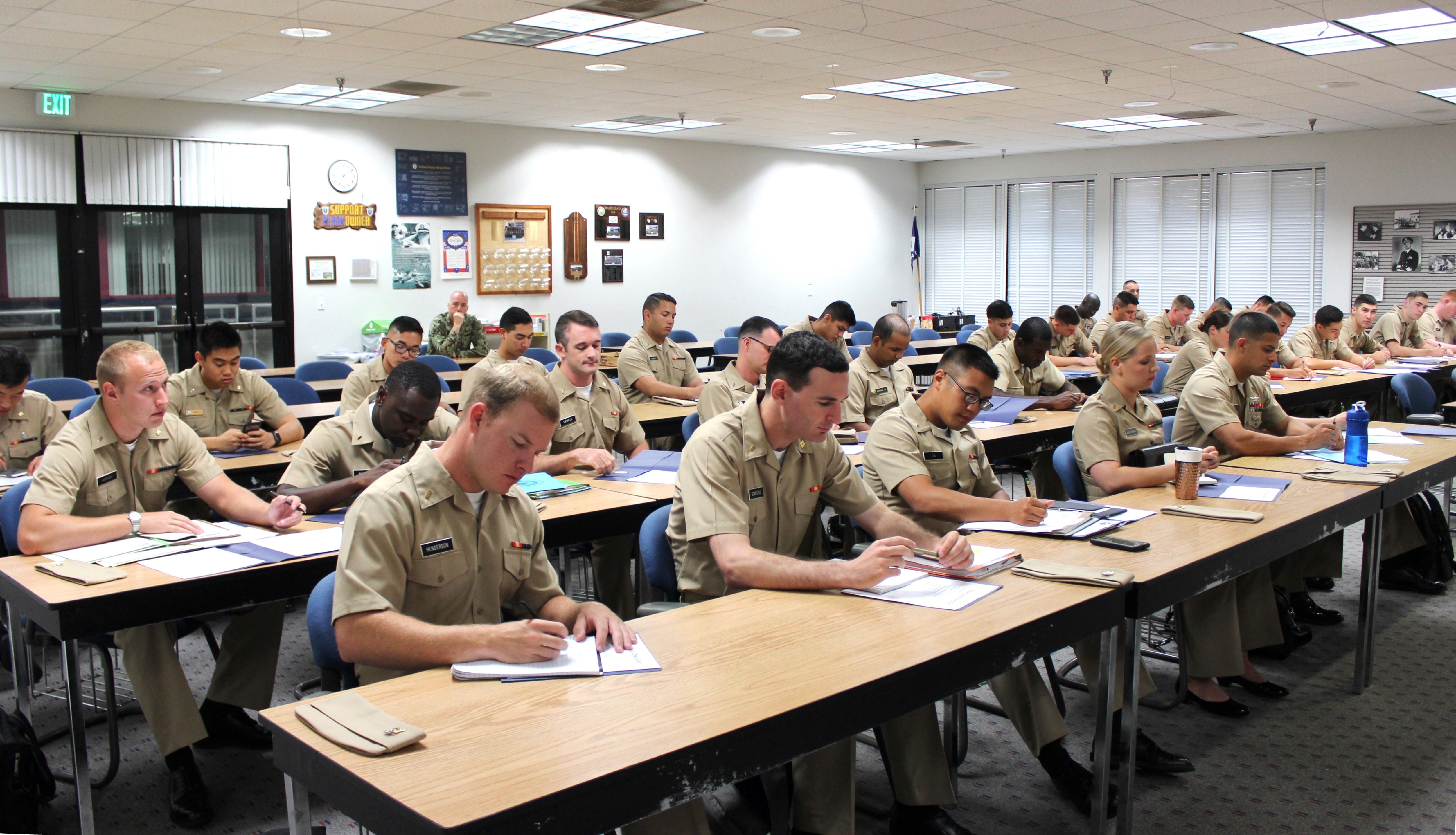 New CEC Officers Complete Leadership Course > Seabee Magazine > History