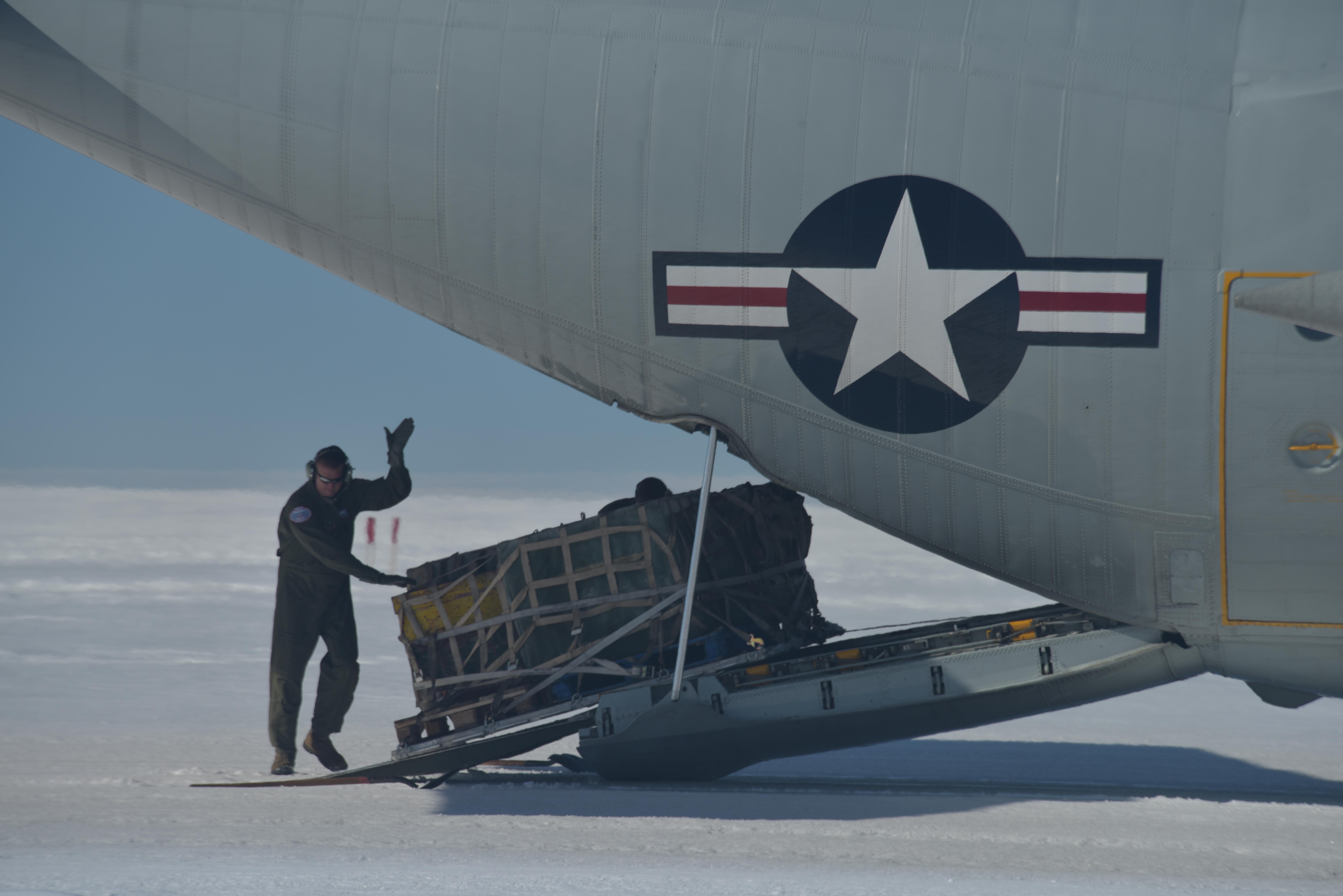 LC-130 Skibird aircrews train for polar operations > 109th Airlift Wing ...