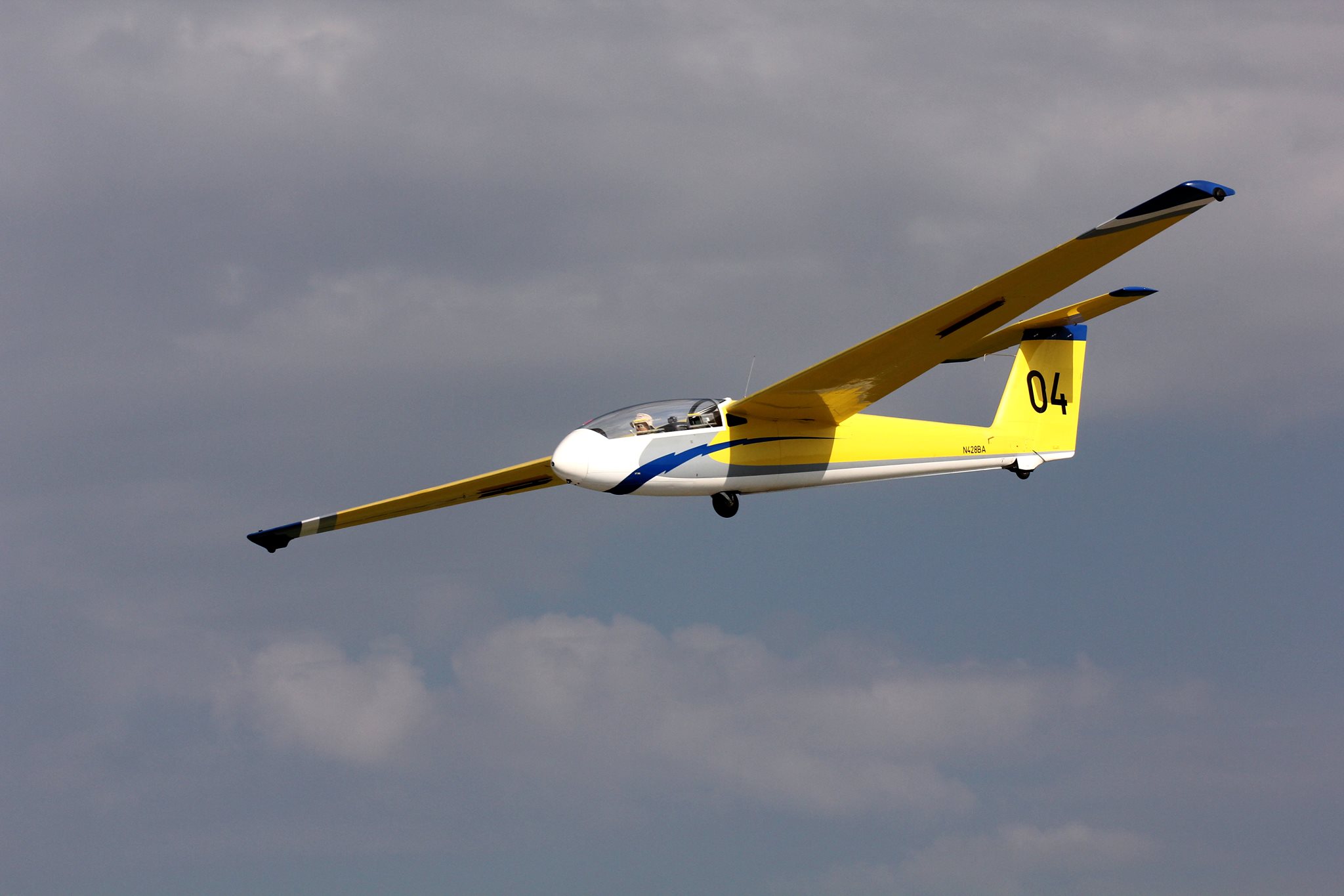Cadets take flight as part of Glider Academy held in Tullahoma > Arnold ...