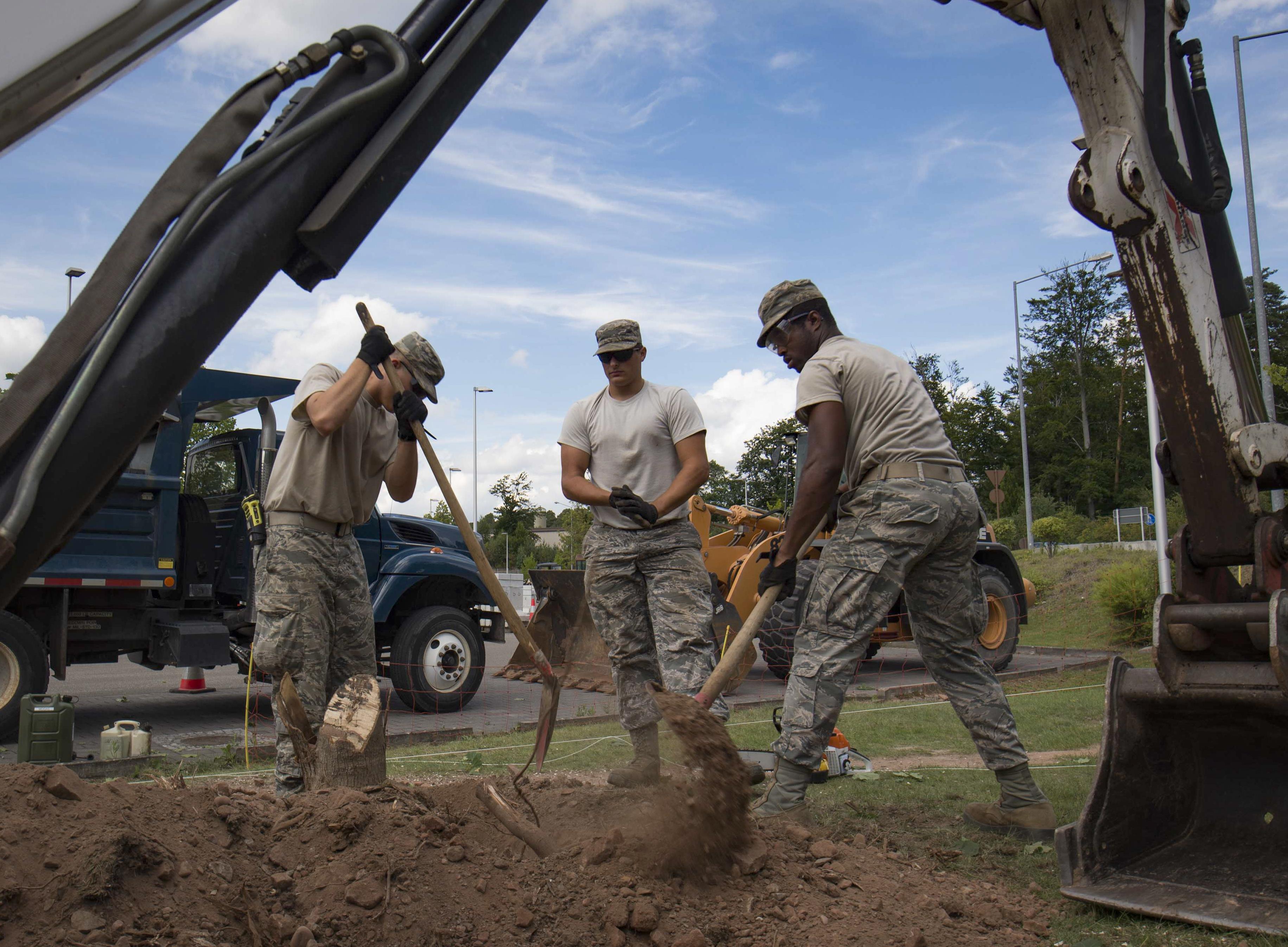 786th CES dirt boys get the job done > Ramstein Air Base > Article Display