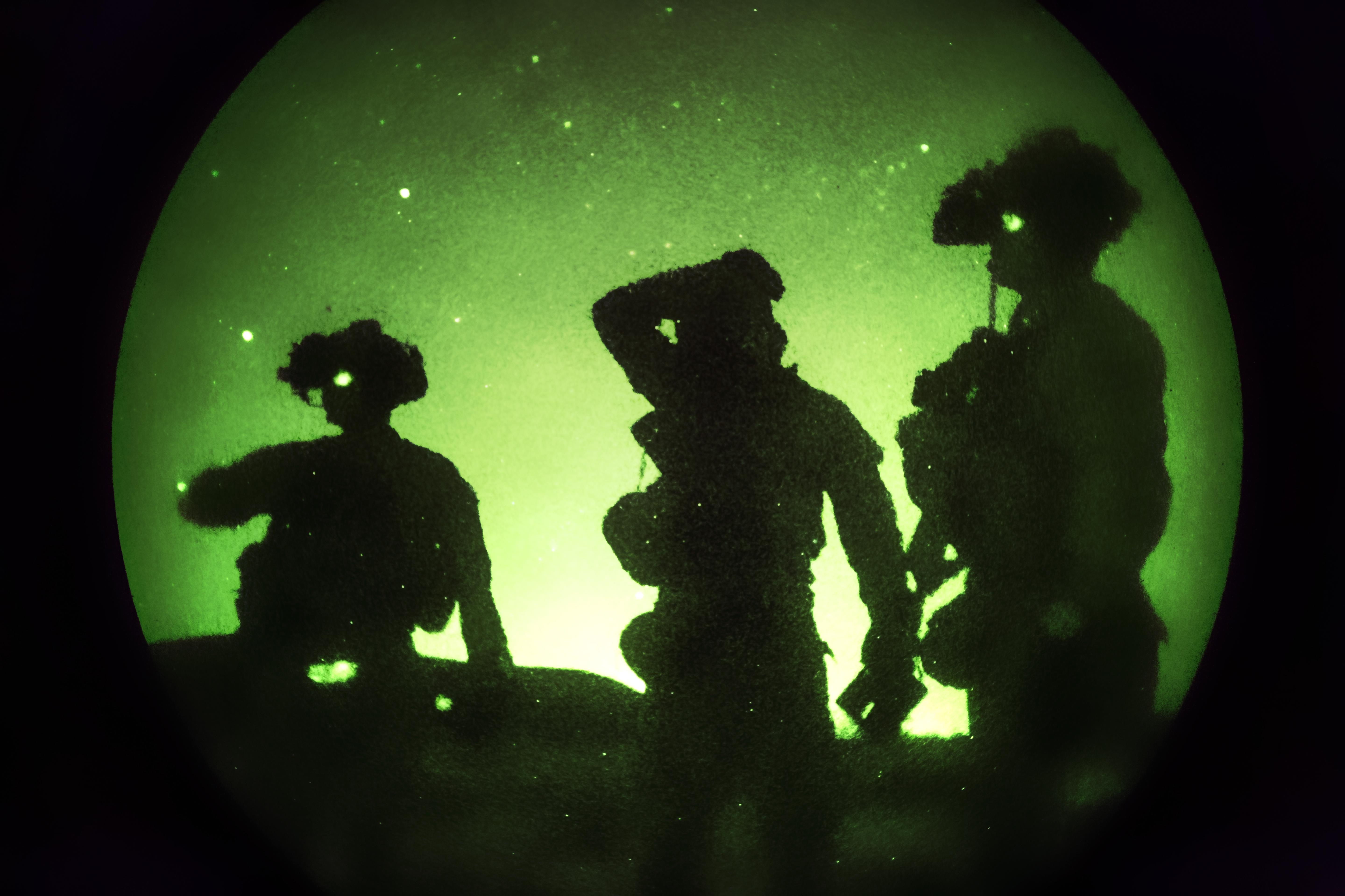 Marine Corps Force Reconnaissance Company: The Clandestine Long Range ...