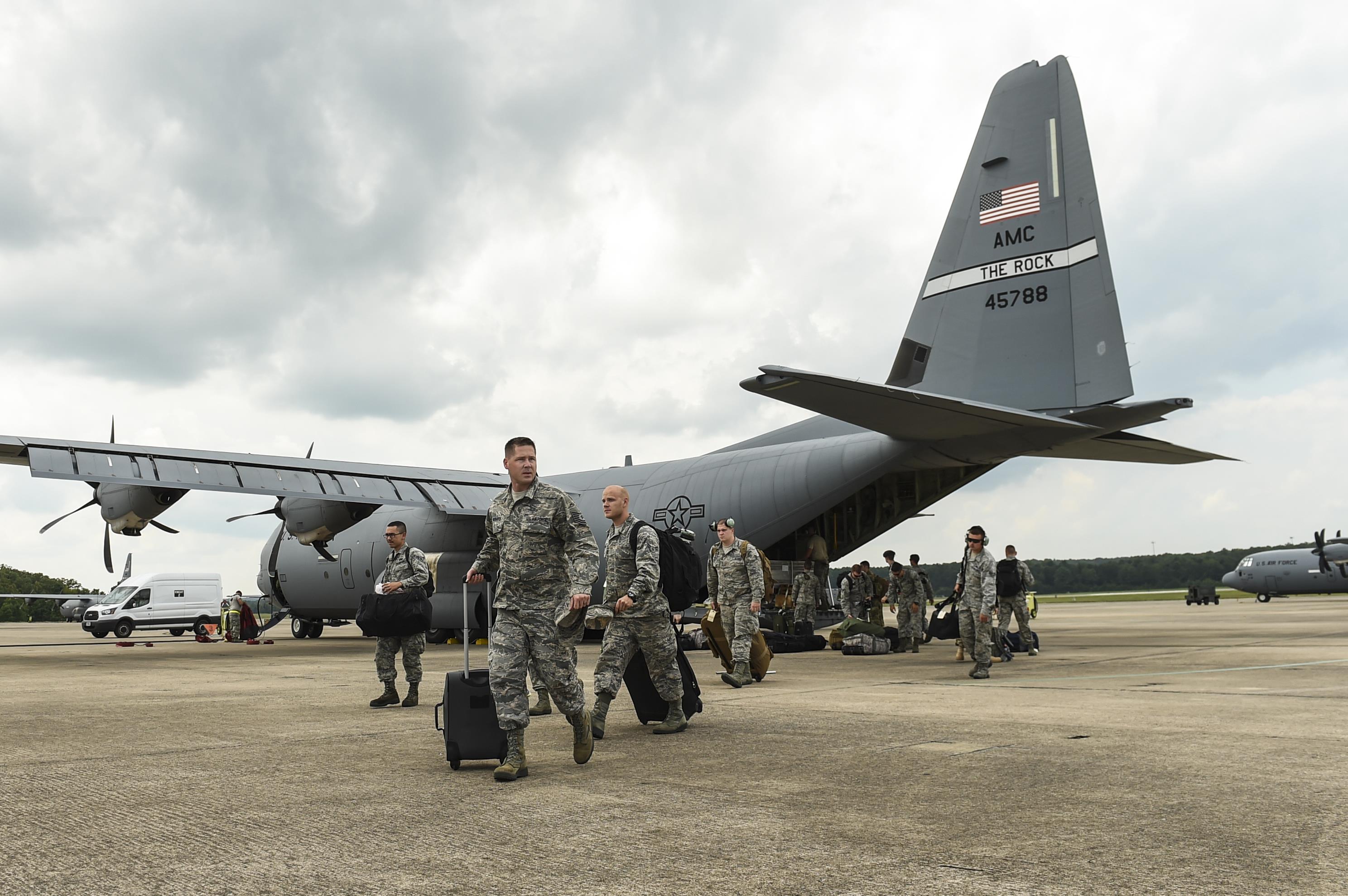 913 AG Airmen return to Little Rock > 913th Airlift Group > Article Display