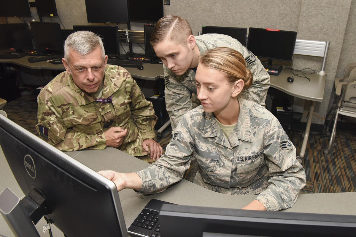 Military Reserve Exchange Program increases interoperability > Air ...
