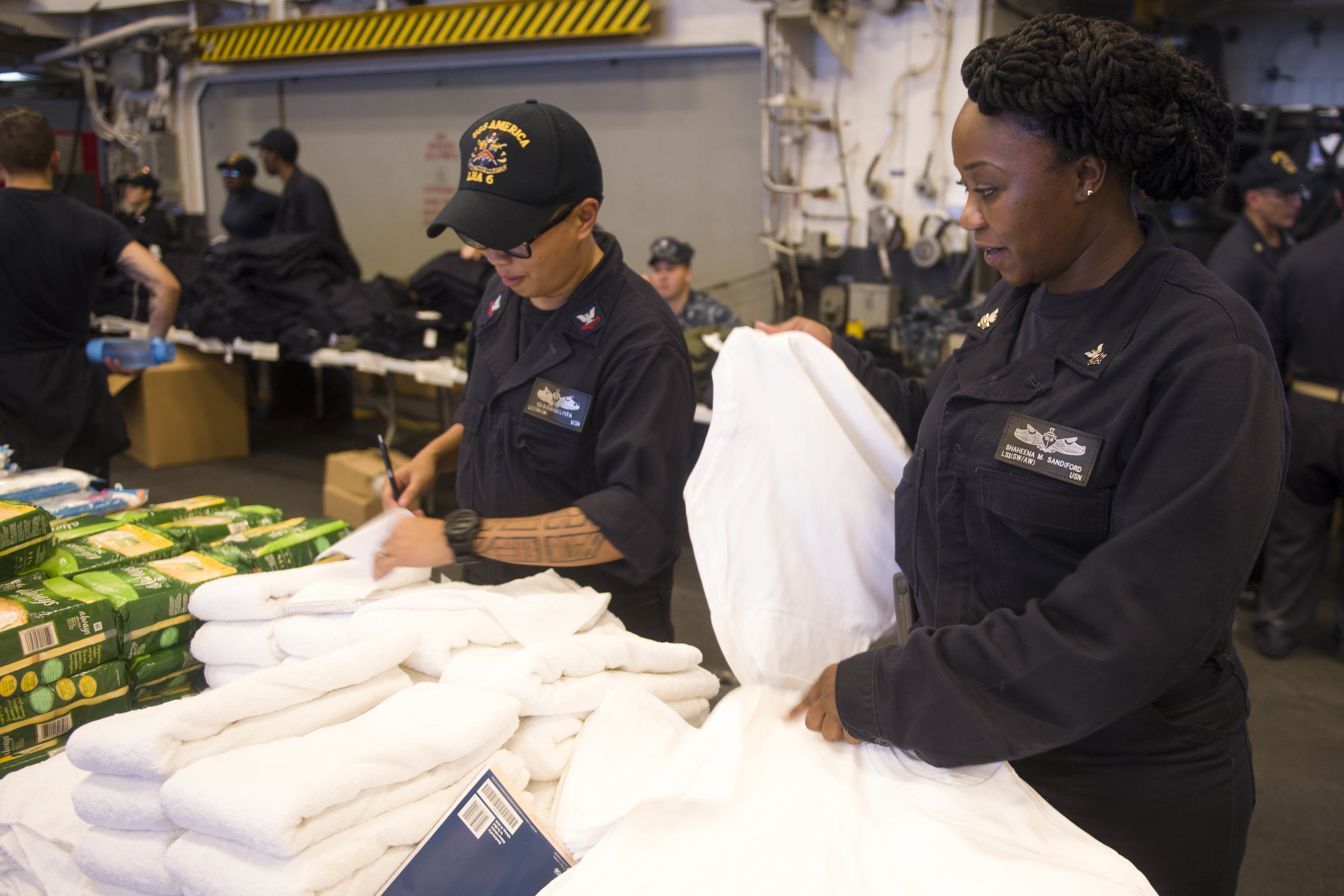 Sailors, Marines Support John S. McCain Shipmates > United States Navy ...