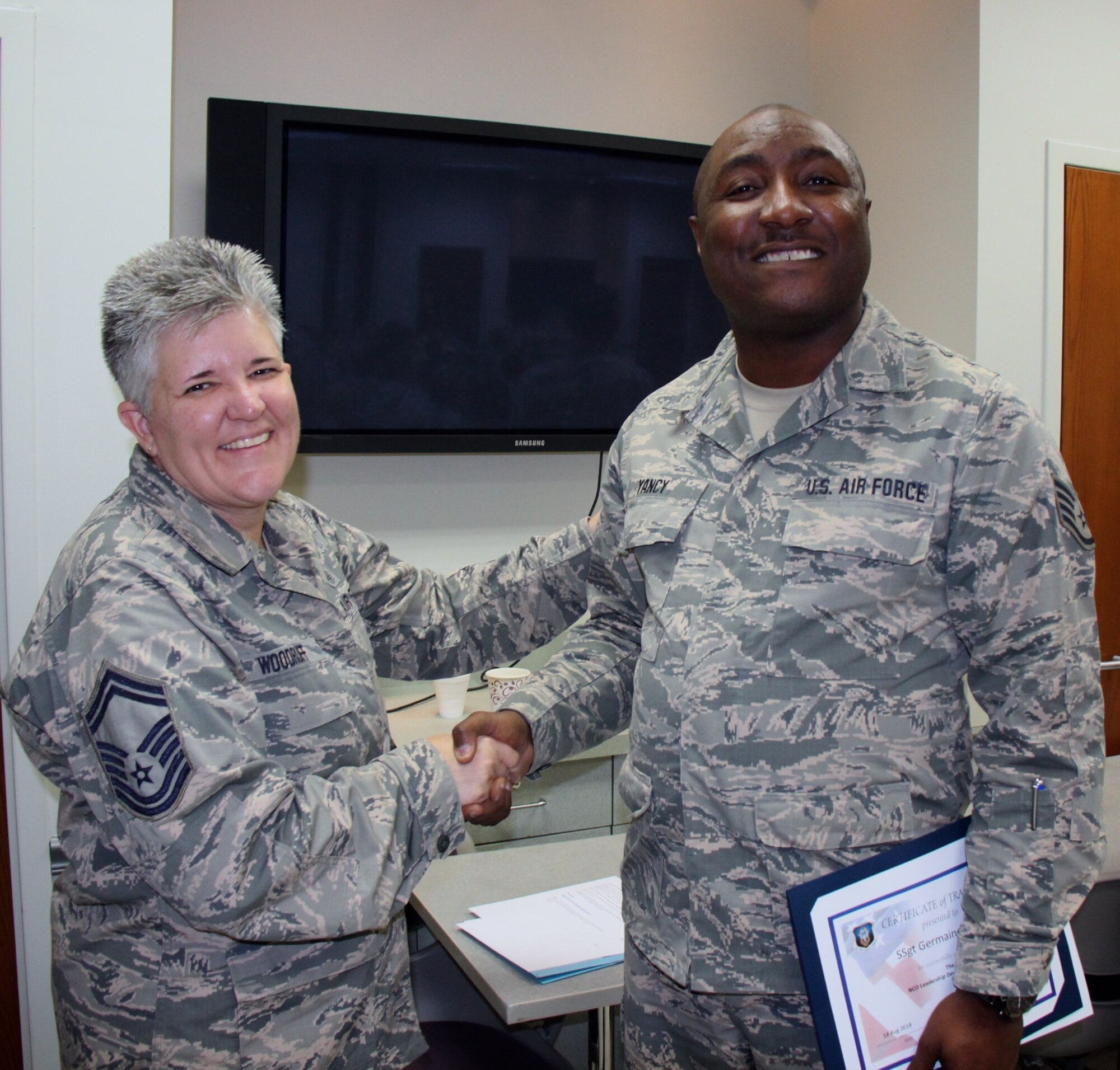 932nd Airlift Wing supports leadership development > 932nd Airlift Wing ...