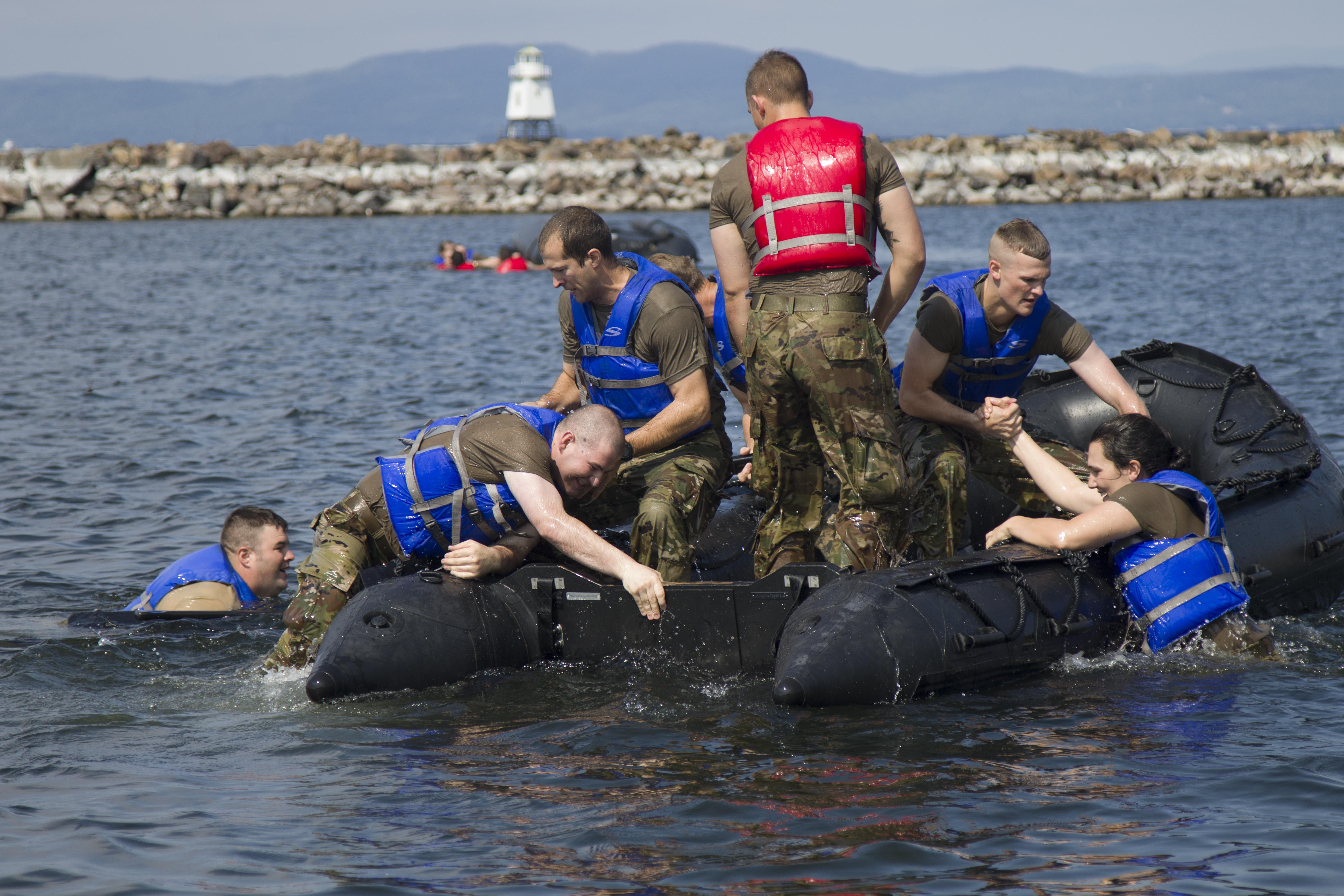 Cavalry conducts amphibious training