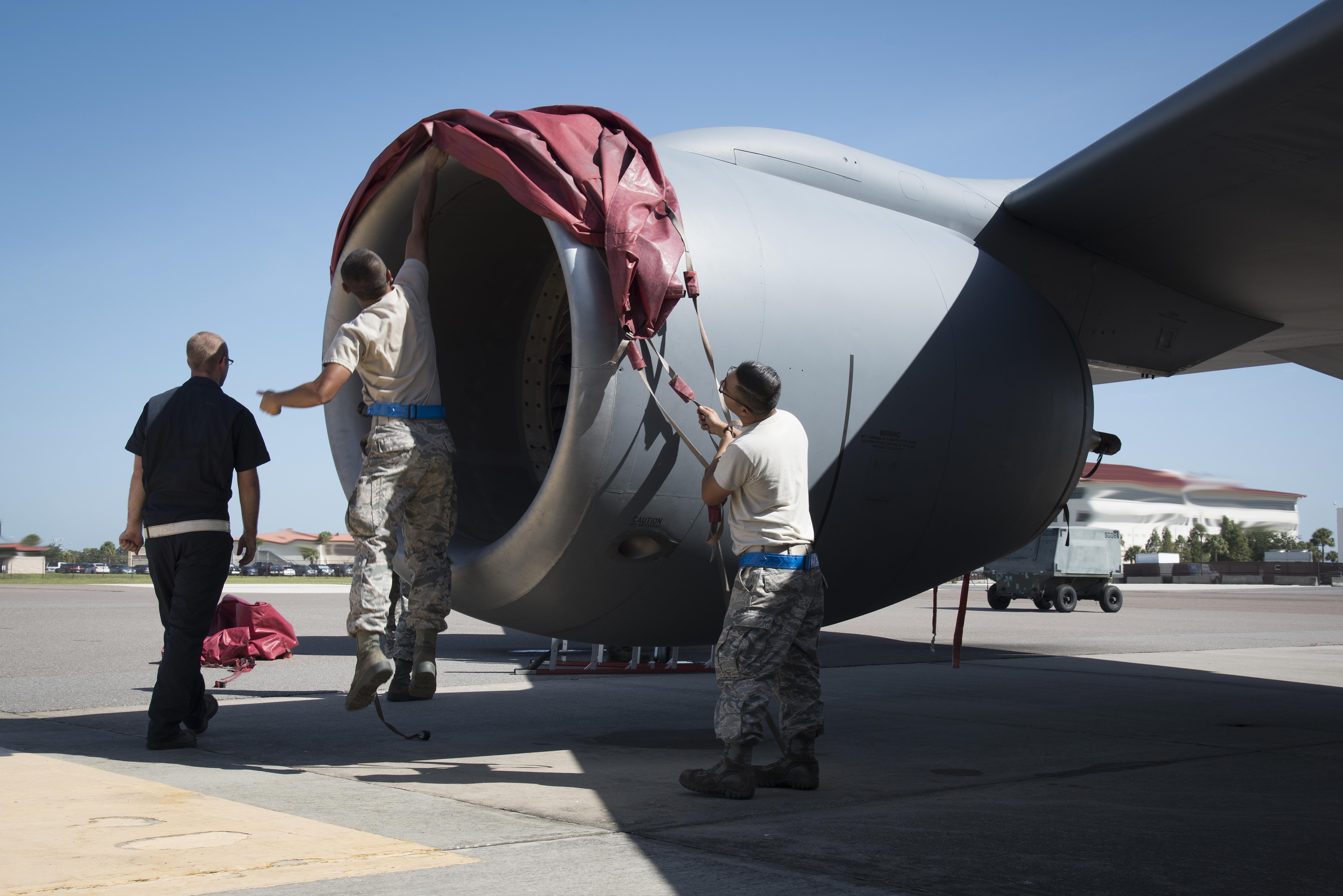 One team, one goal; Jet engine mechanics maintain the mission > MacDill ...