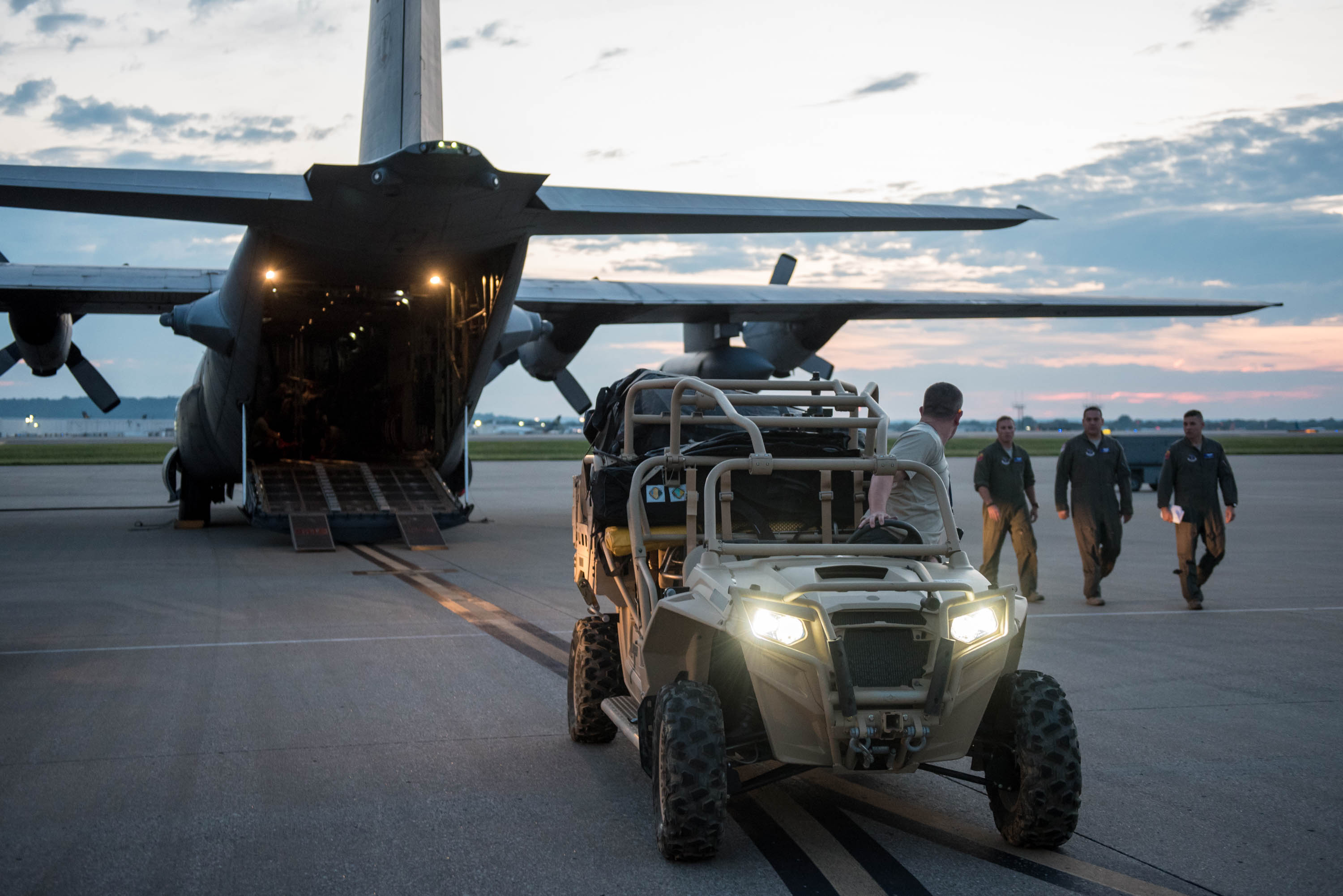 Kentucky Air National Guardsmen deploying for Hurricane Harvey rescue ...
