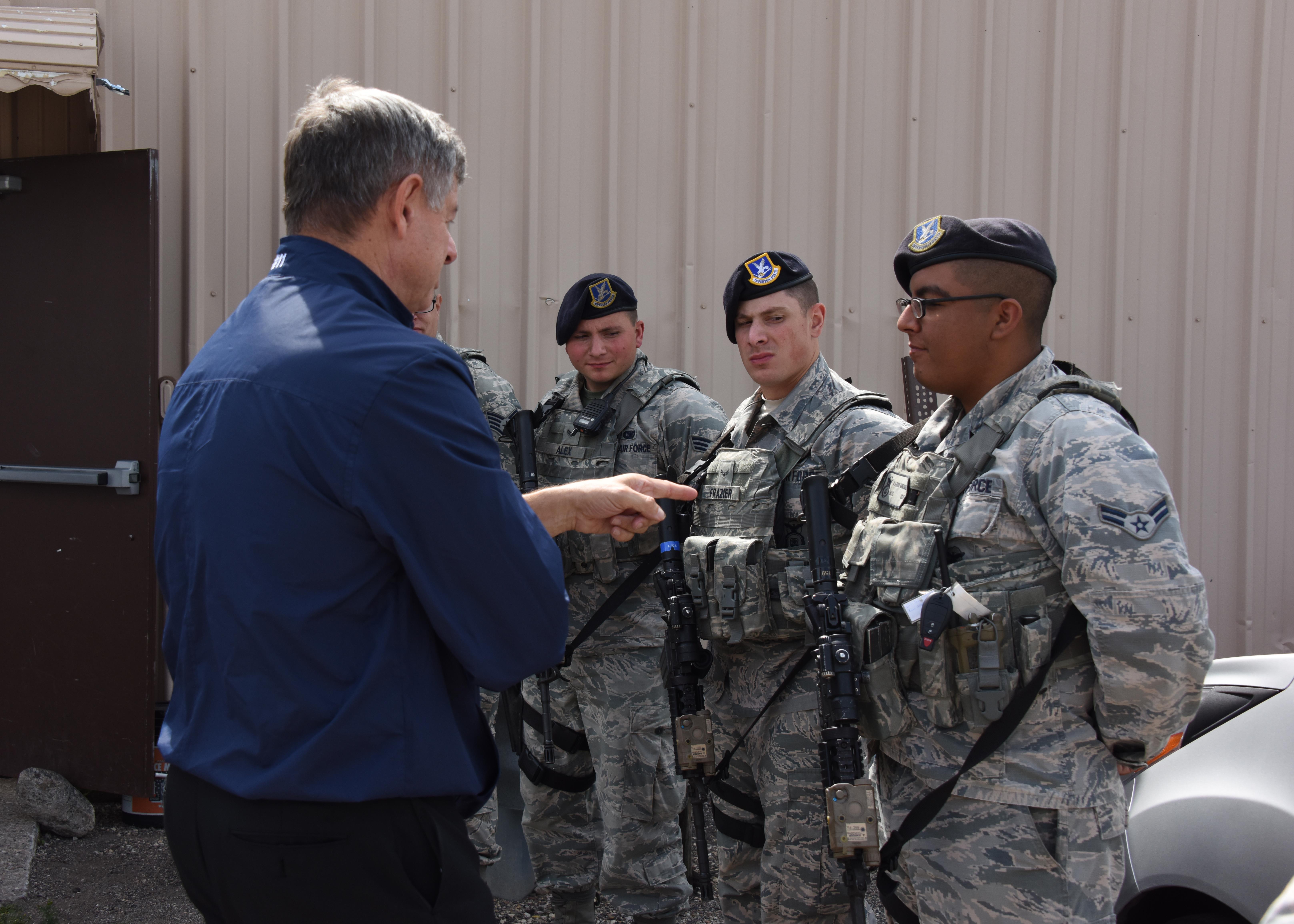 CMSAF #11 visits the Warriors of the North > Grand Forks Air Force Base ...