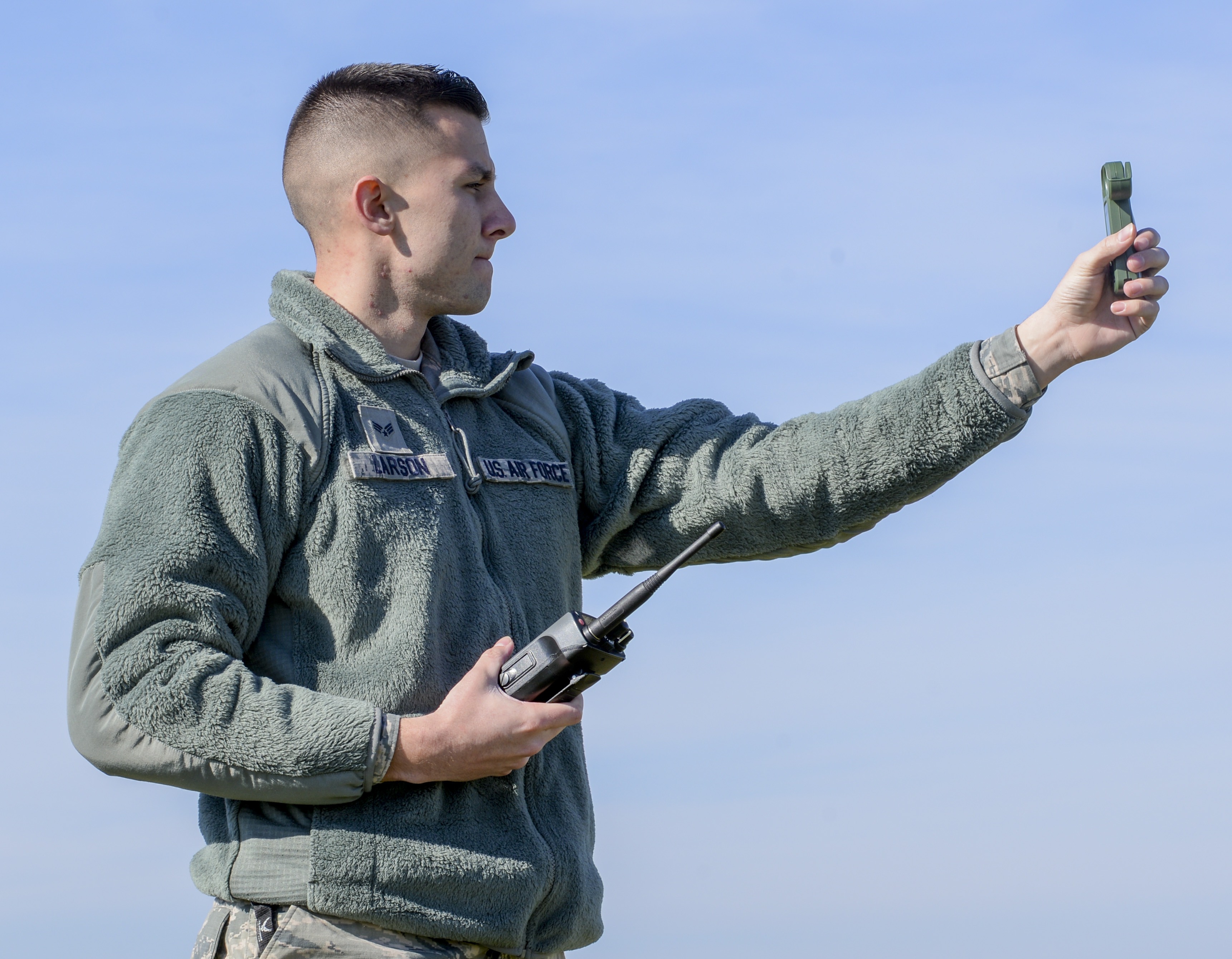SERE performs static-line jump during incentive flight > Scott Air ...