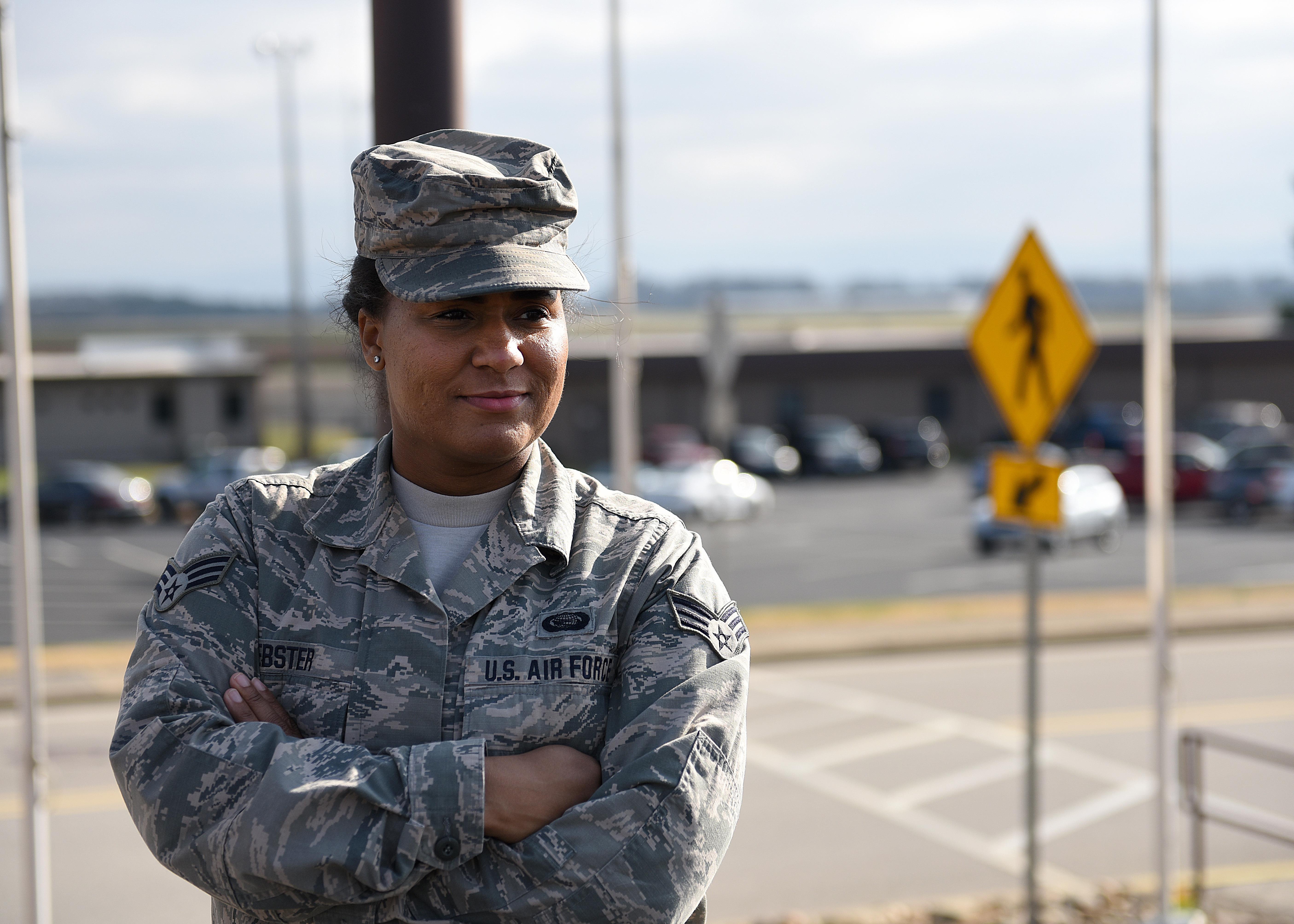 Blended-Learning Airmen march toward holiday accomplishment > IGB ...