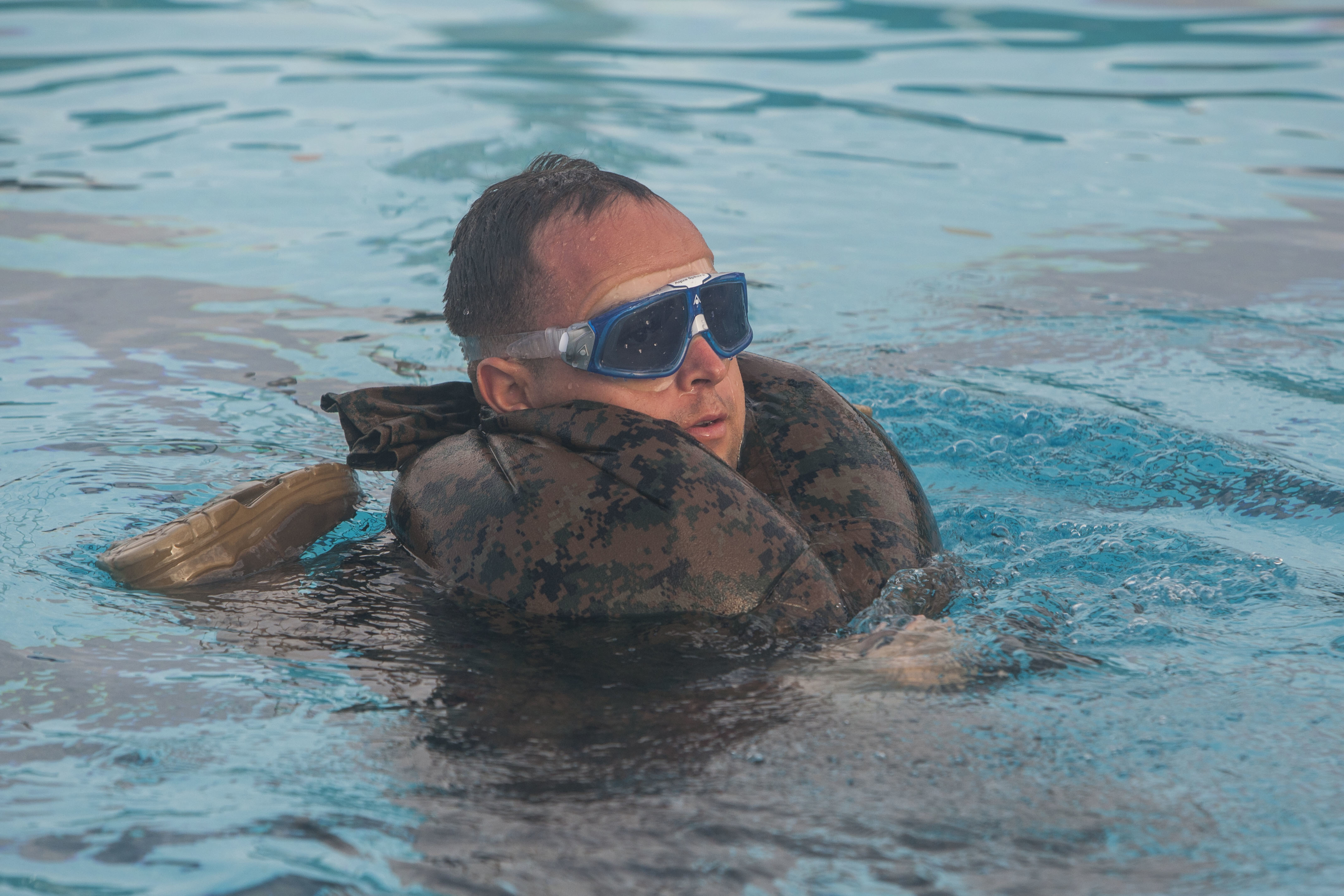 Amphibious Warriors: U.S. Marines go through MCIWS