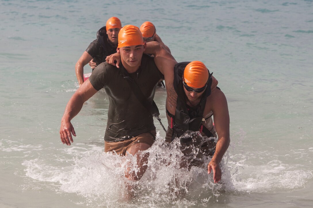 Amphibious Warriors: U.S. Marines go through MCIWS